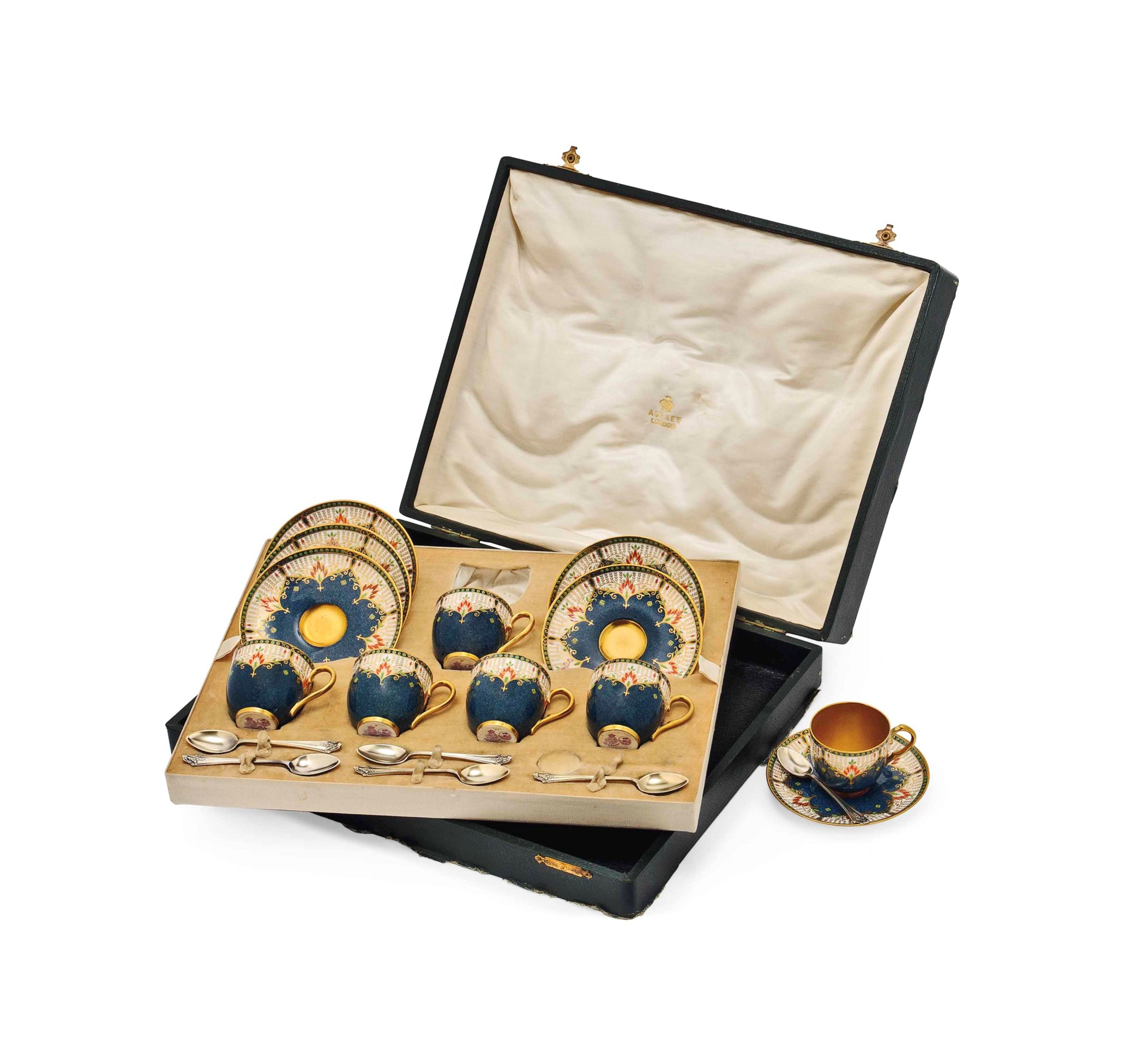 THE PORCELAIN 1927-29, PUCE PRINTED FACTORY AND YEAR MARKS, IMPRESSED ...