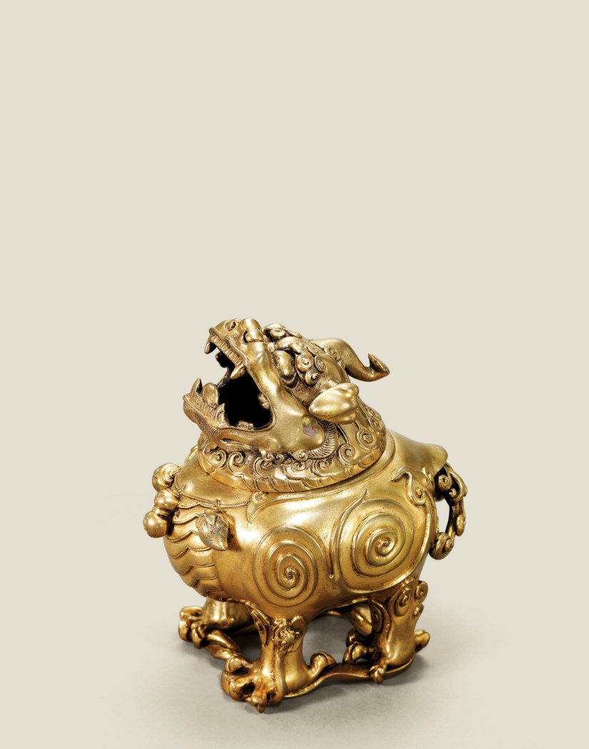 A GILT-BRONZE LUDUAN-FORM CENSER AND COVER