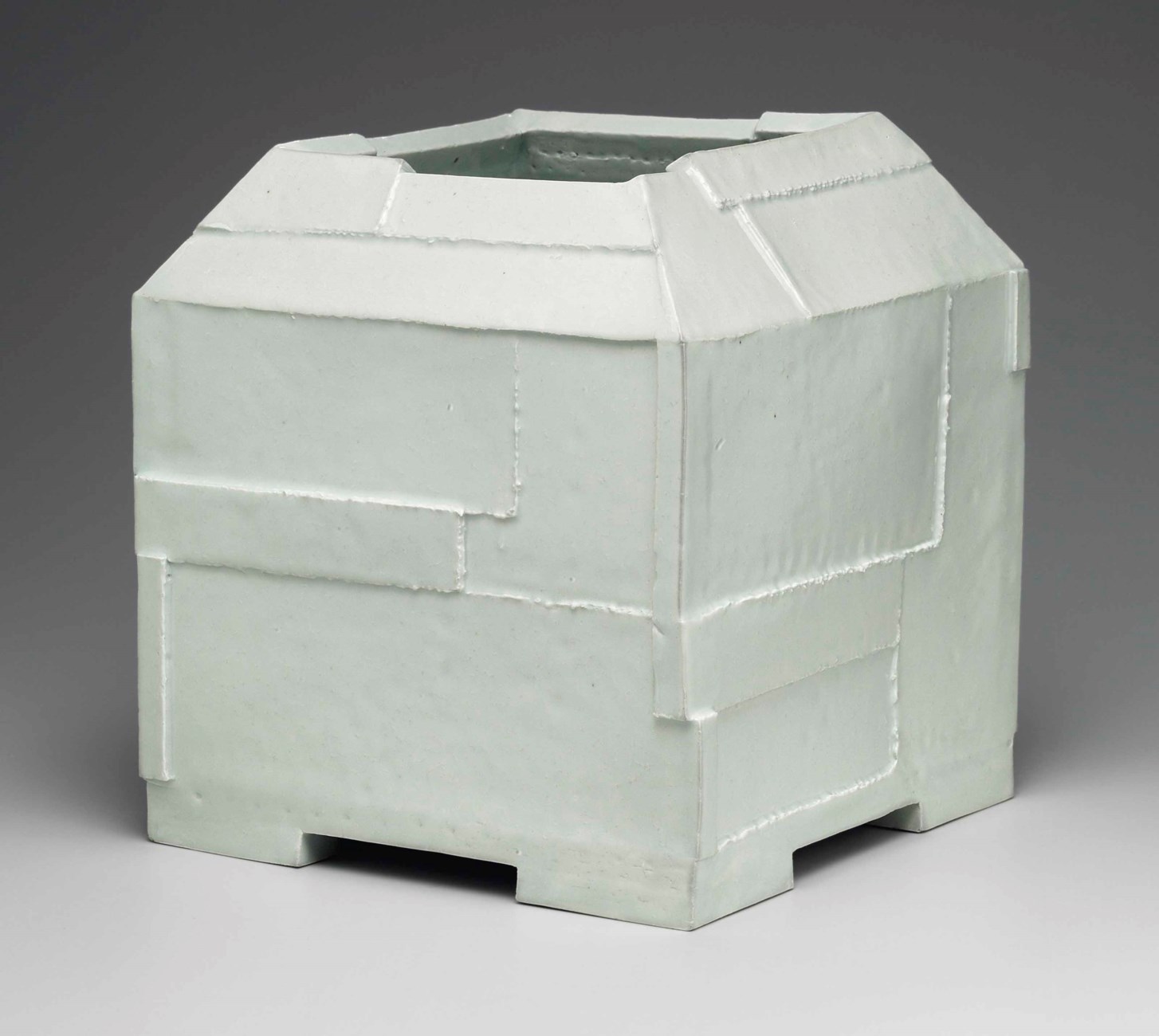 Lee Gee-Jo (B. 1959) , Vase #2, 2014 | Christie's