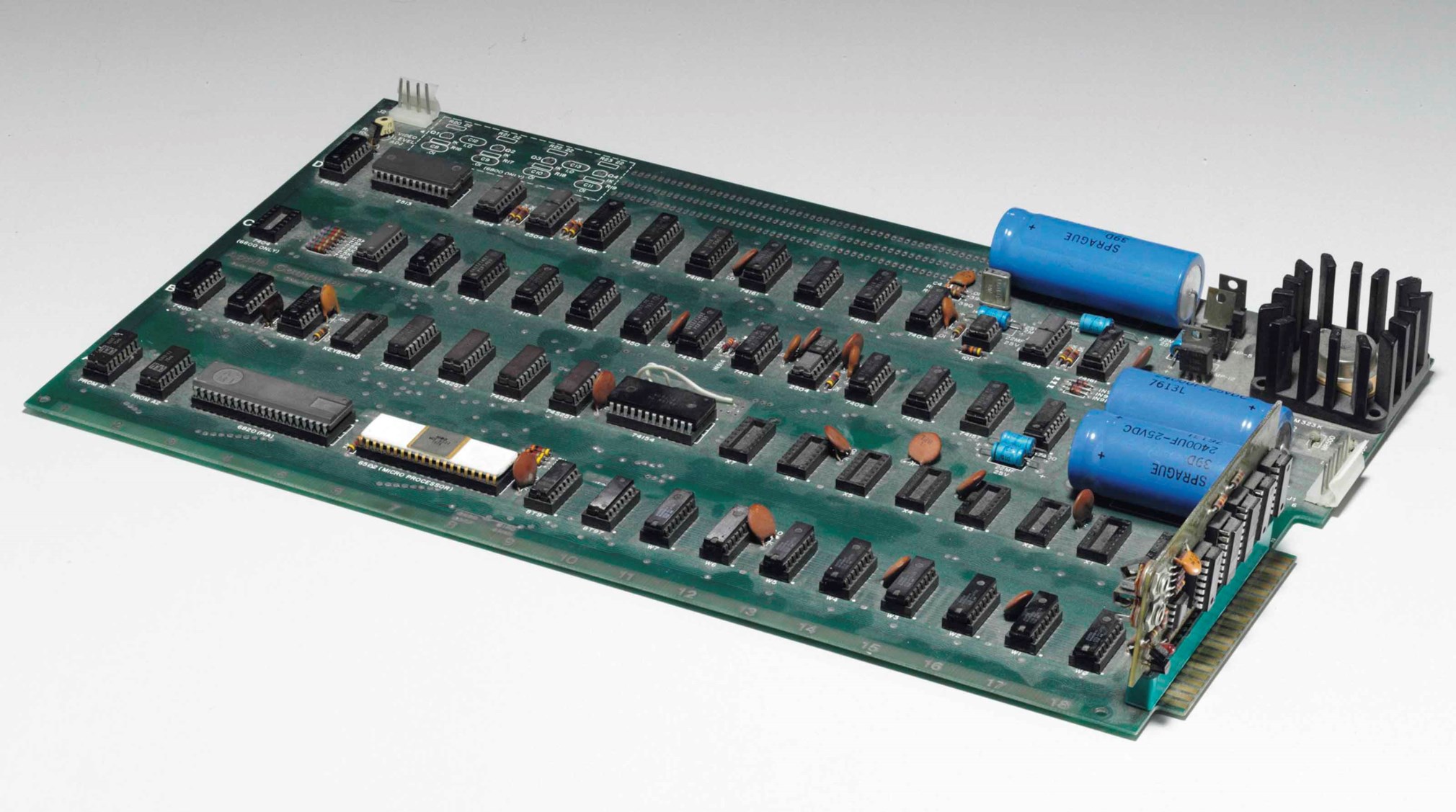 [COMPUTING]. -- APPLE-1 -- Personal Computer. An Apple-1 motherboard ...