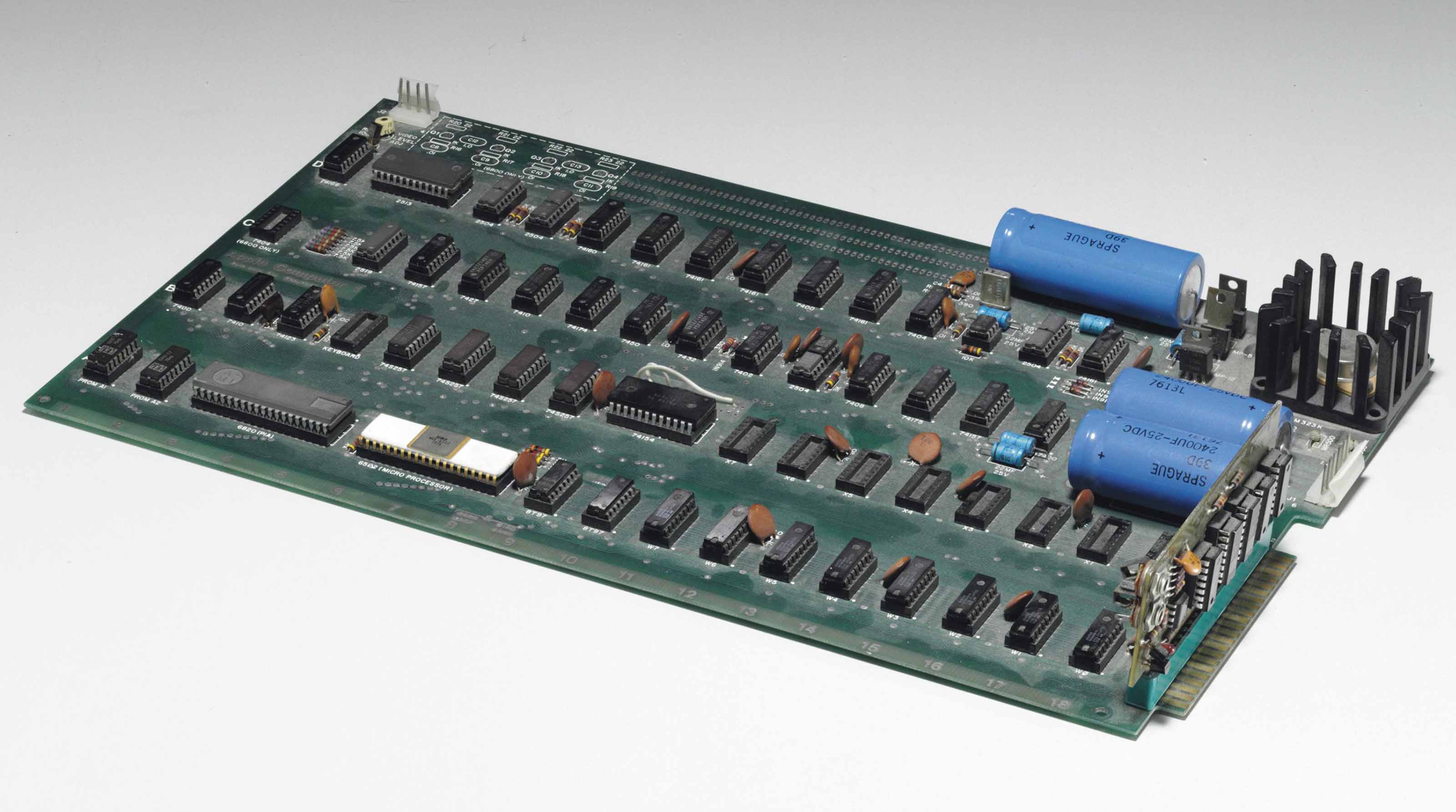 [COMPUTING]. -- APPLE-1 -- Personal Computer. An Apple-1 motherboard ...