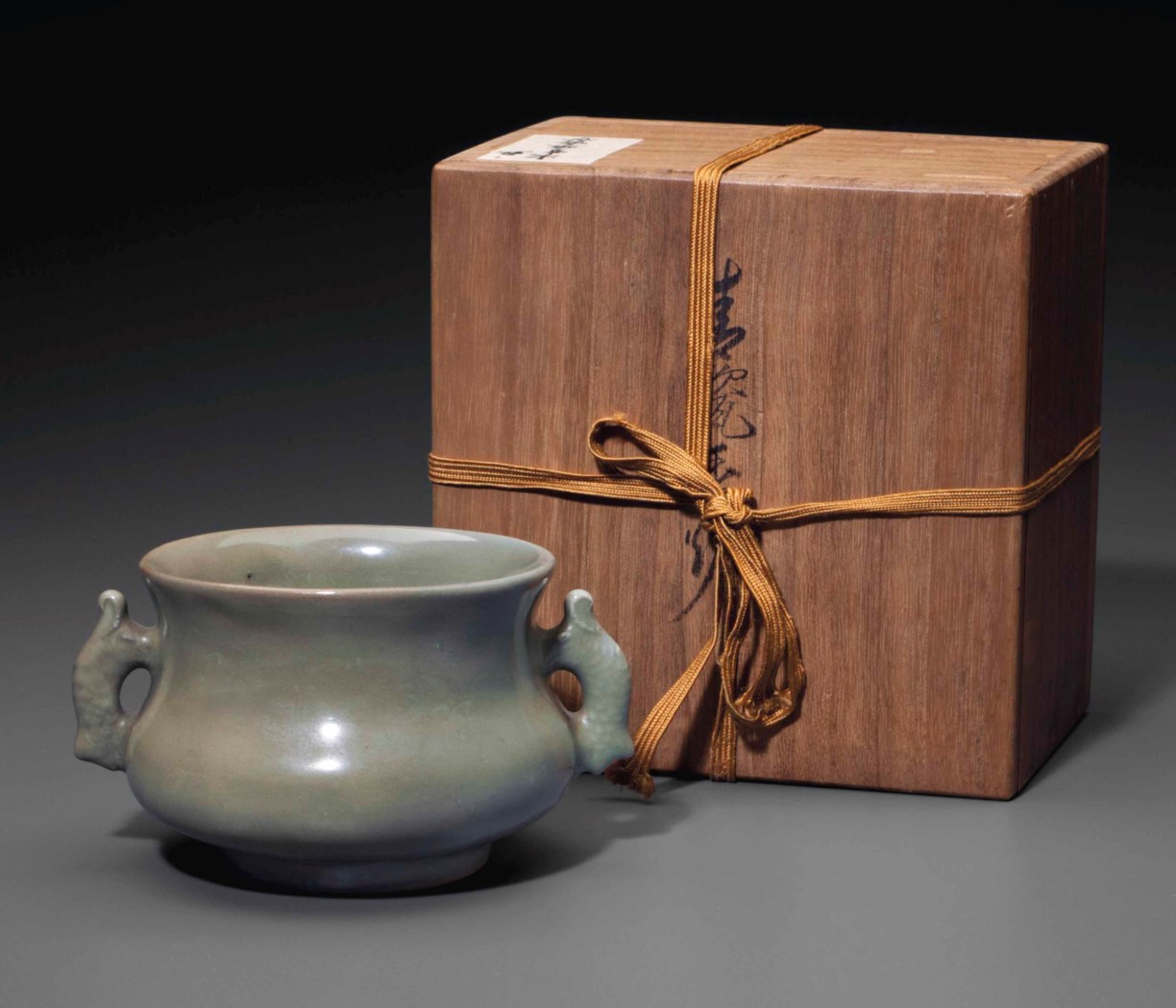 A LONGQUAN CELADON GUAN-TYPE CENSER, SOUTHERN SONG DYNASTY (1127-1279 ...