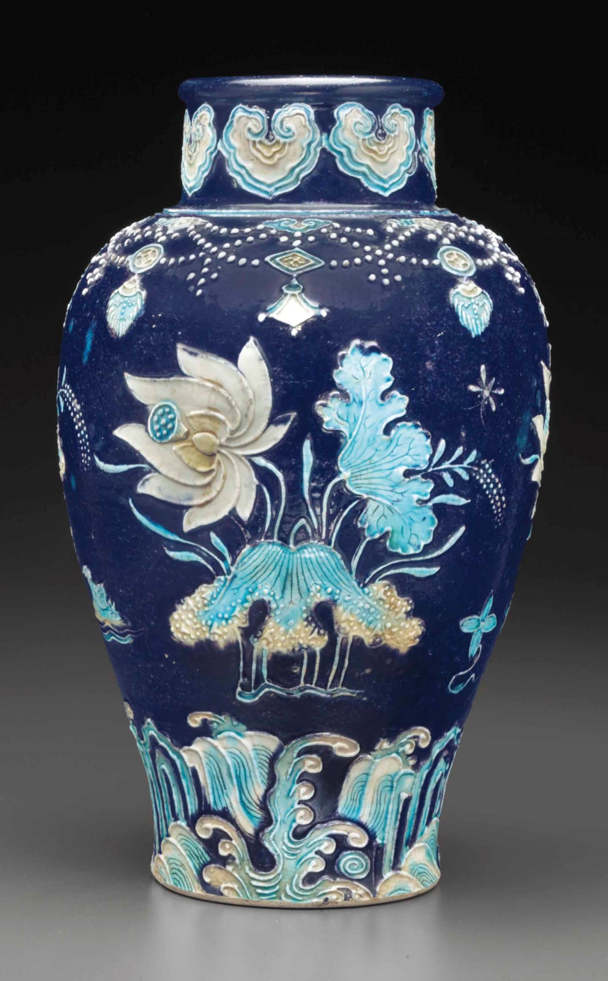 A FAHUA VASE, MING DYNASTY, 15TH-16TH CENTURY | Christie's