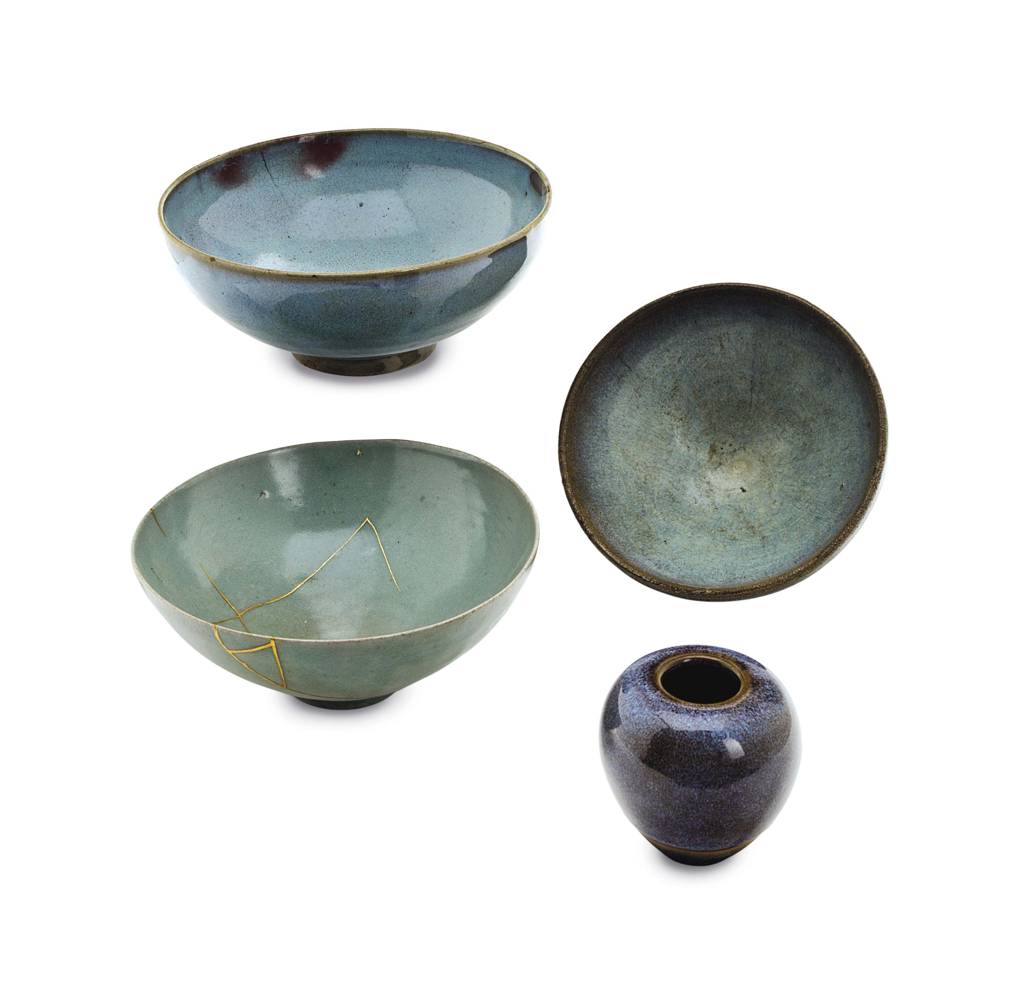 TWO CHINESE JUNYAO-TYPE BOWLS, AND A CELADON GLAZED BOWL,