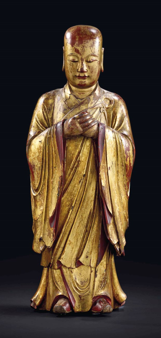 STATUE DE LUOHAN EN BOIS LAQUE ROUGE ET OR