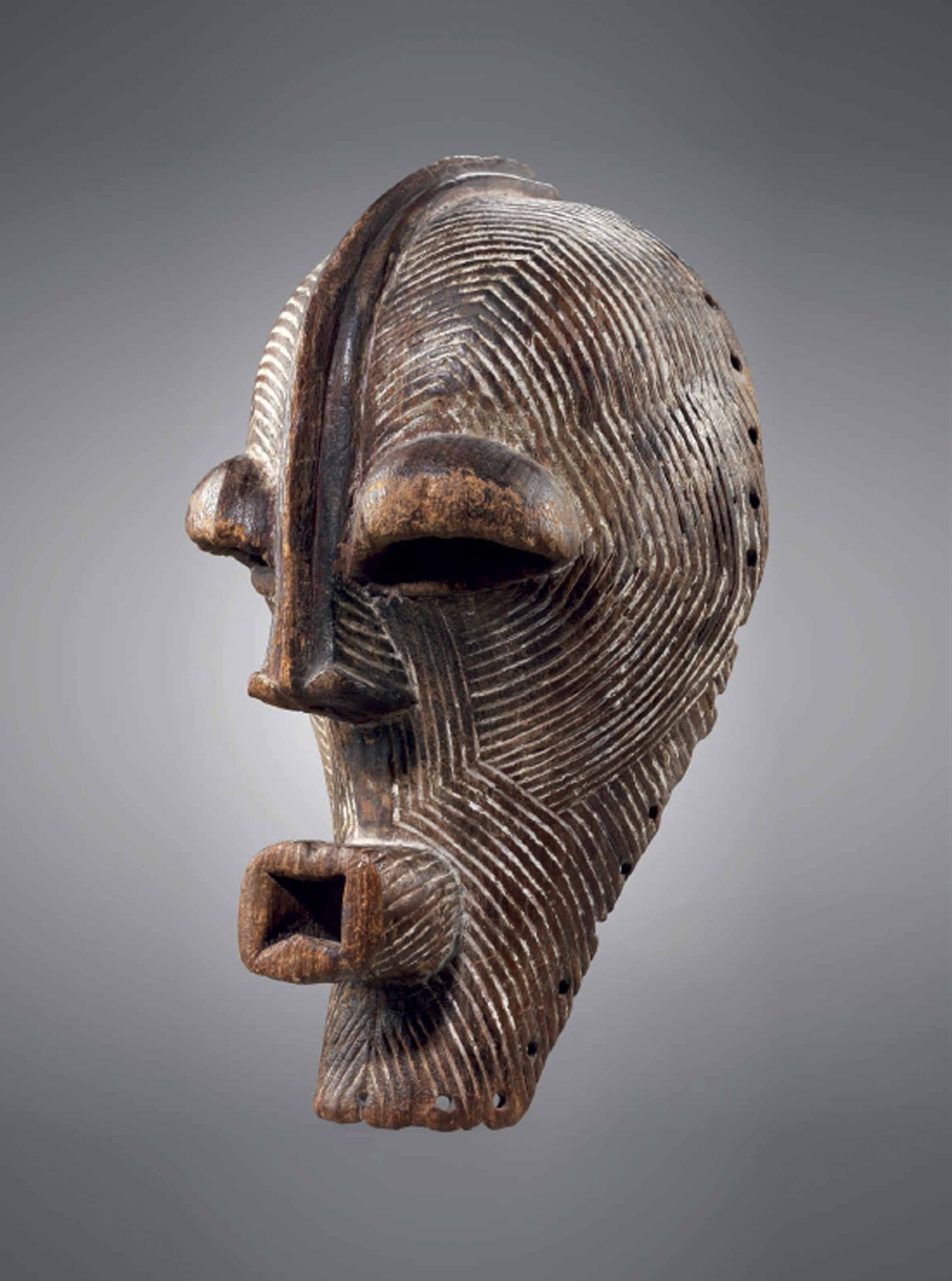 Masque Songyé Kifwébé Songye mask kifwebe , RÉPUBLIQUE DÉMOCRATIQUE DU ...