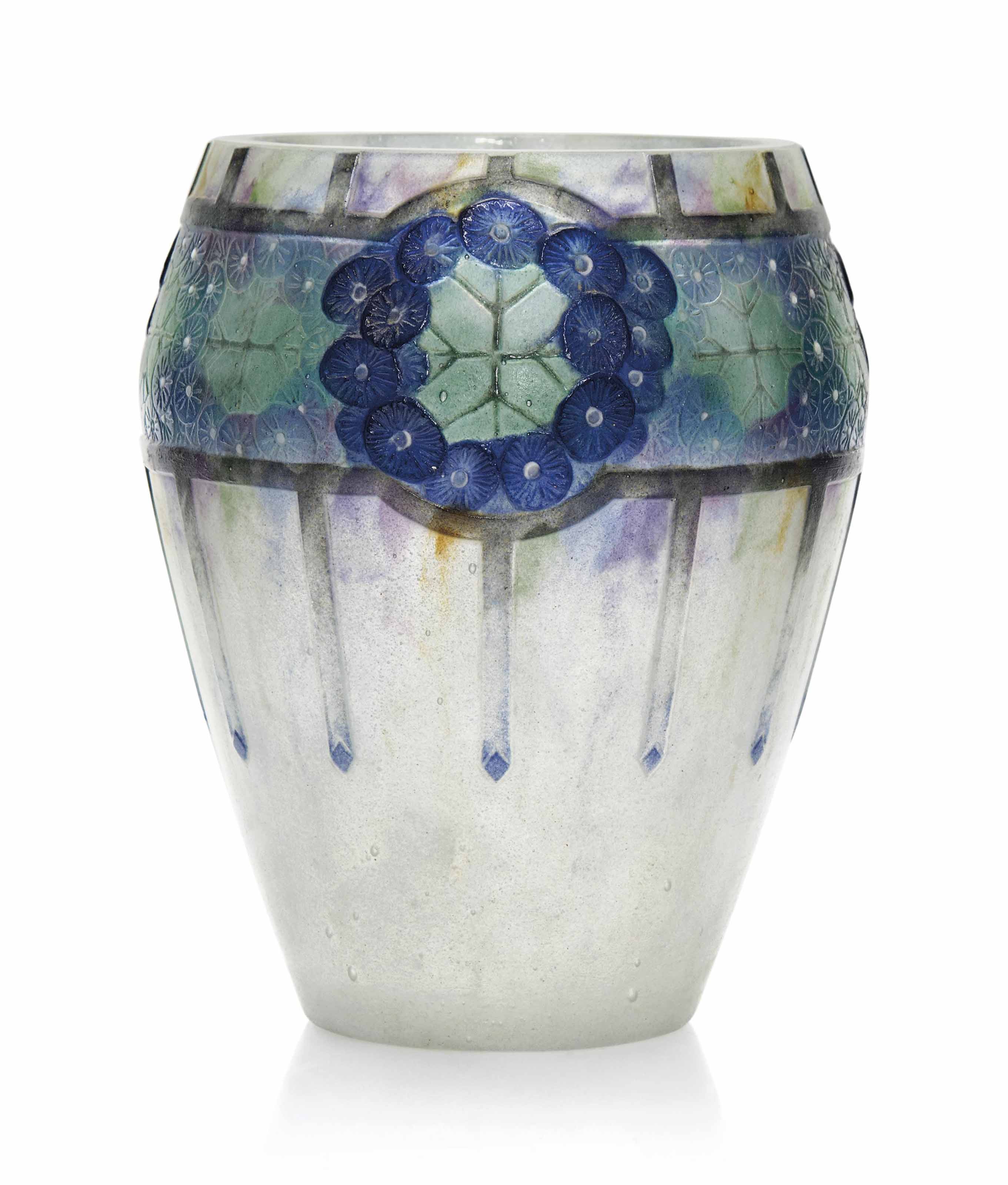 A GABRIEL ARGY-ROUSSEAU (1885-1953) PÂTE-DE-VERRE GLASS VASE