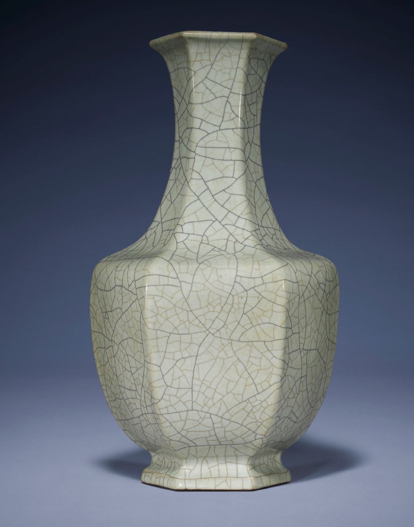 A LARGE GE-TYPE GLAZED HEXAGONAL VASE, QIANLONG SIX-CHARACTER SEAL MARK ...