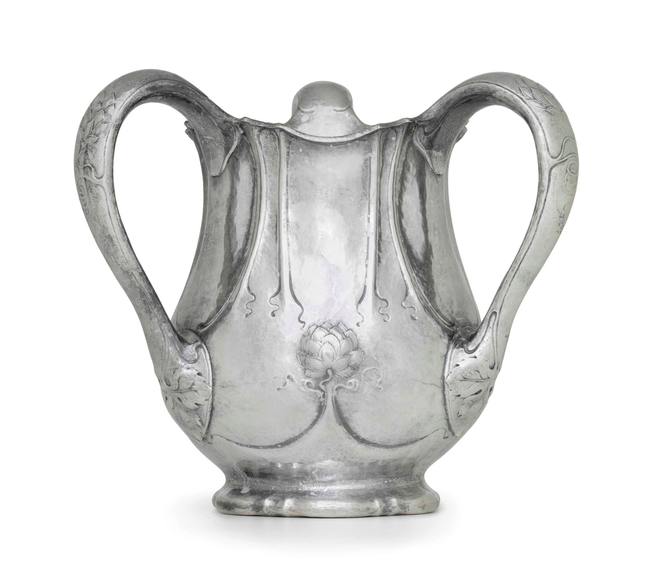A MARTELE SILVER LOVING CUP, MARK OF GORHAM MFG. CO., PROVIDENCE, 1905 ...