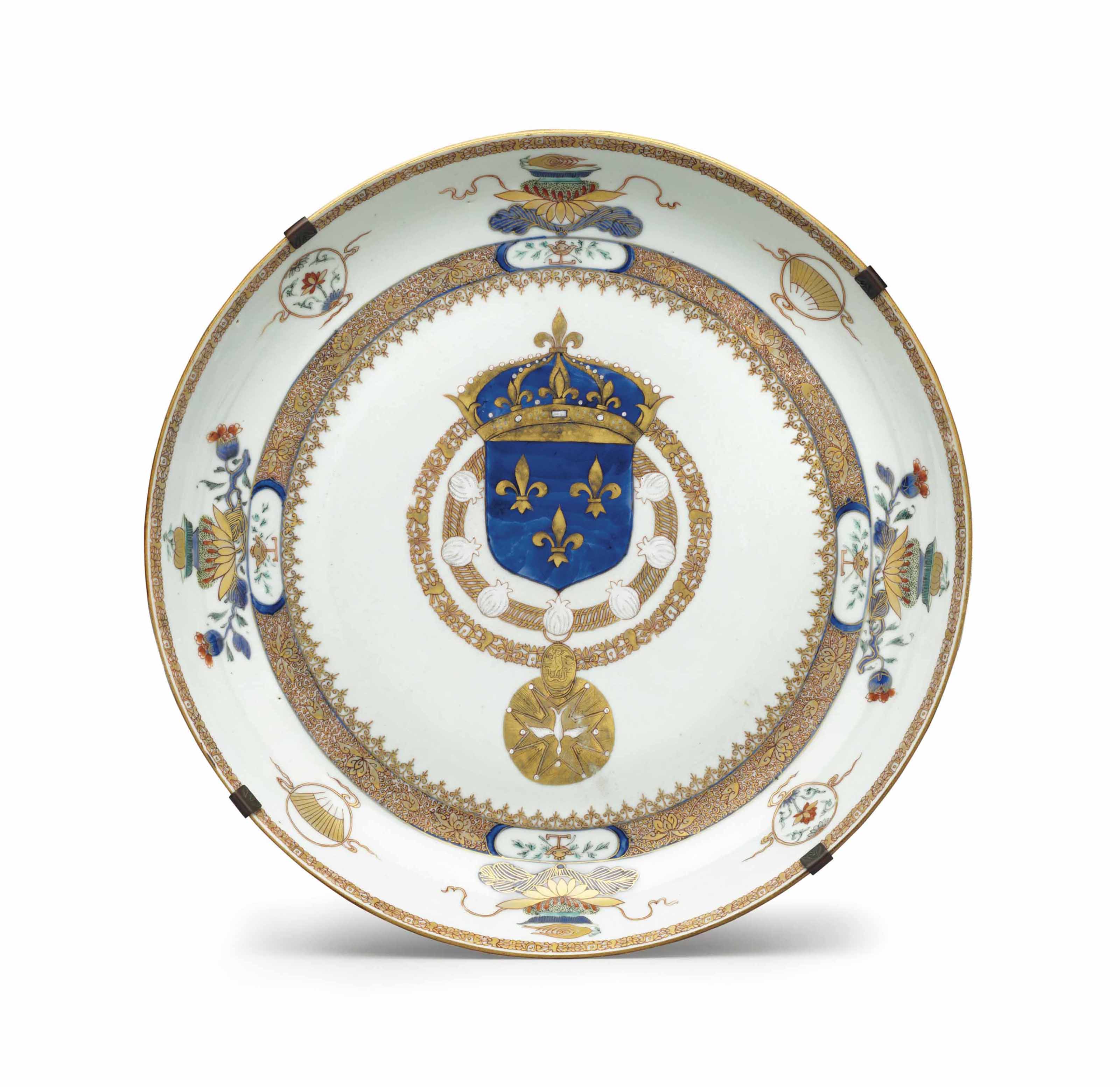 A LARGE FRENCH ROYAL ARMORIAL DISH