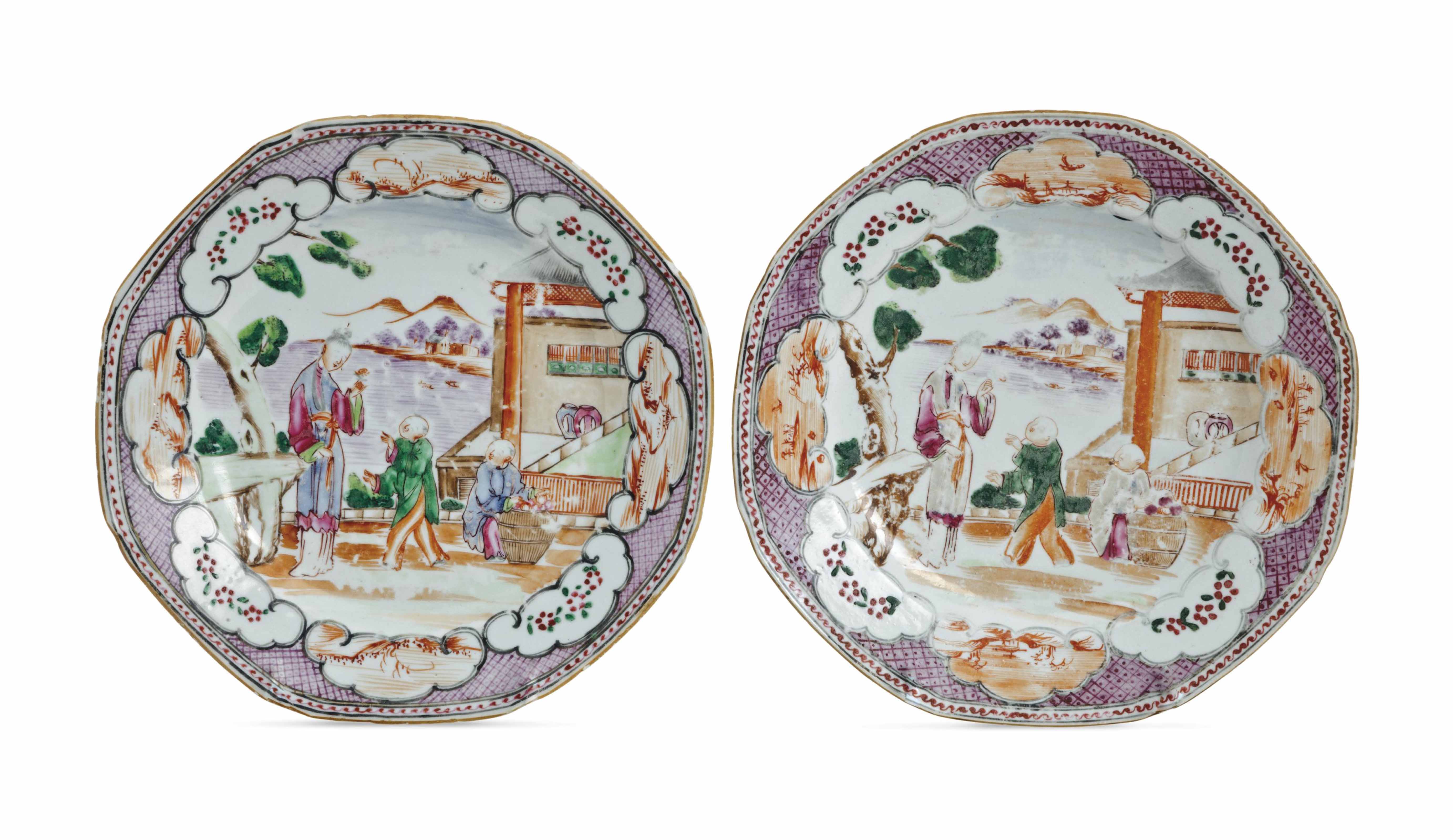 A PAIR OF CHINESE EXPORT PORCELAIN FAMILLE ROSE OCTAGONAL PLATES,
