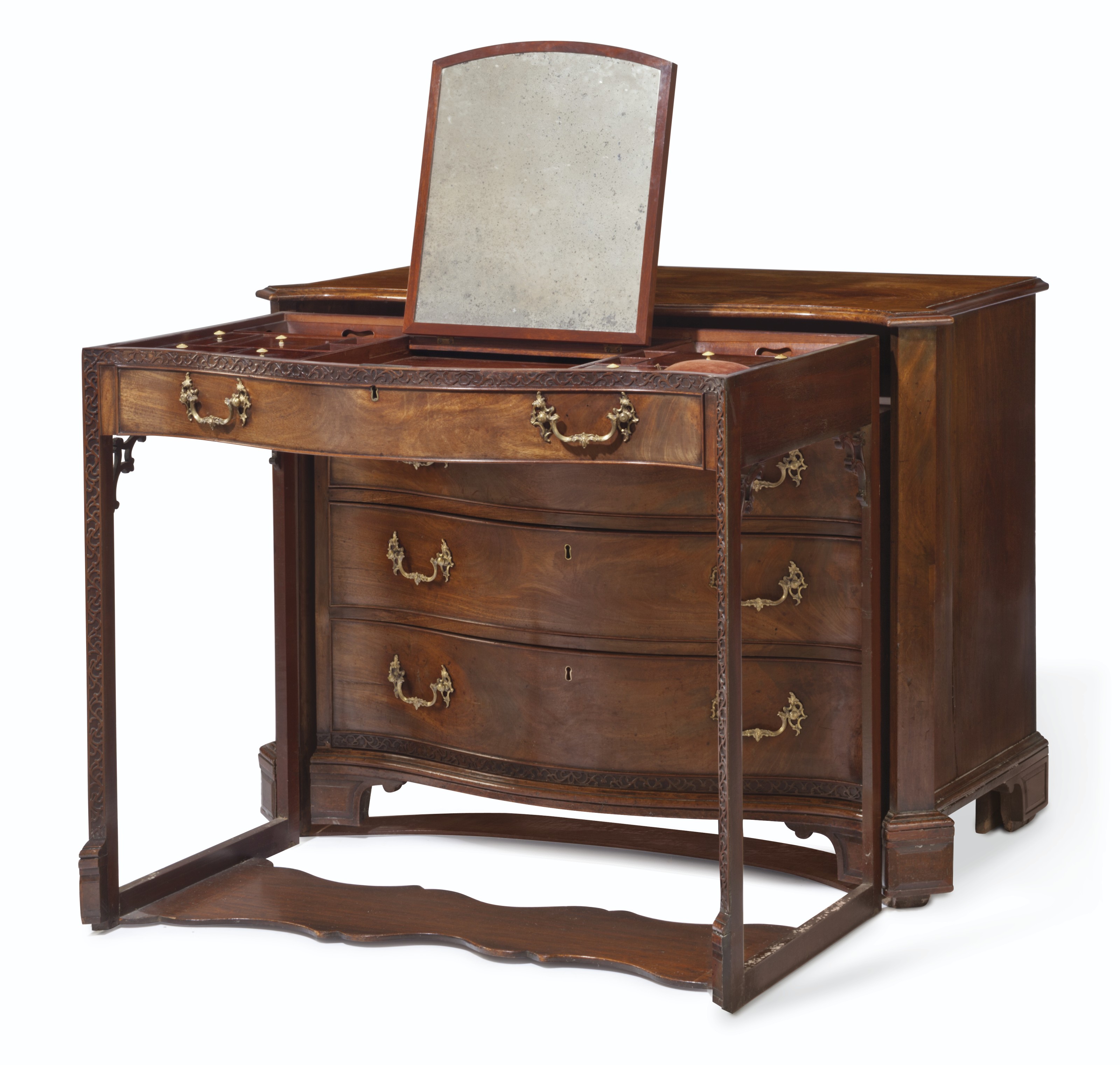 A GEORGE III MAHOGANY DRESSING CHEST