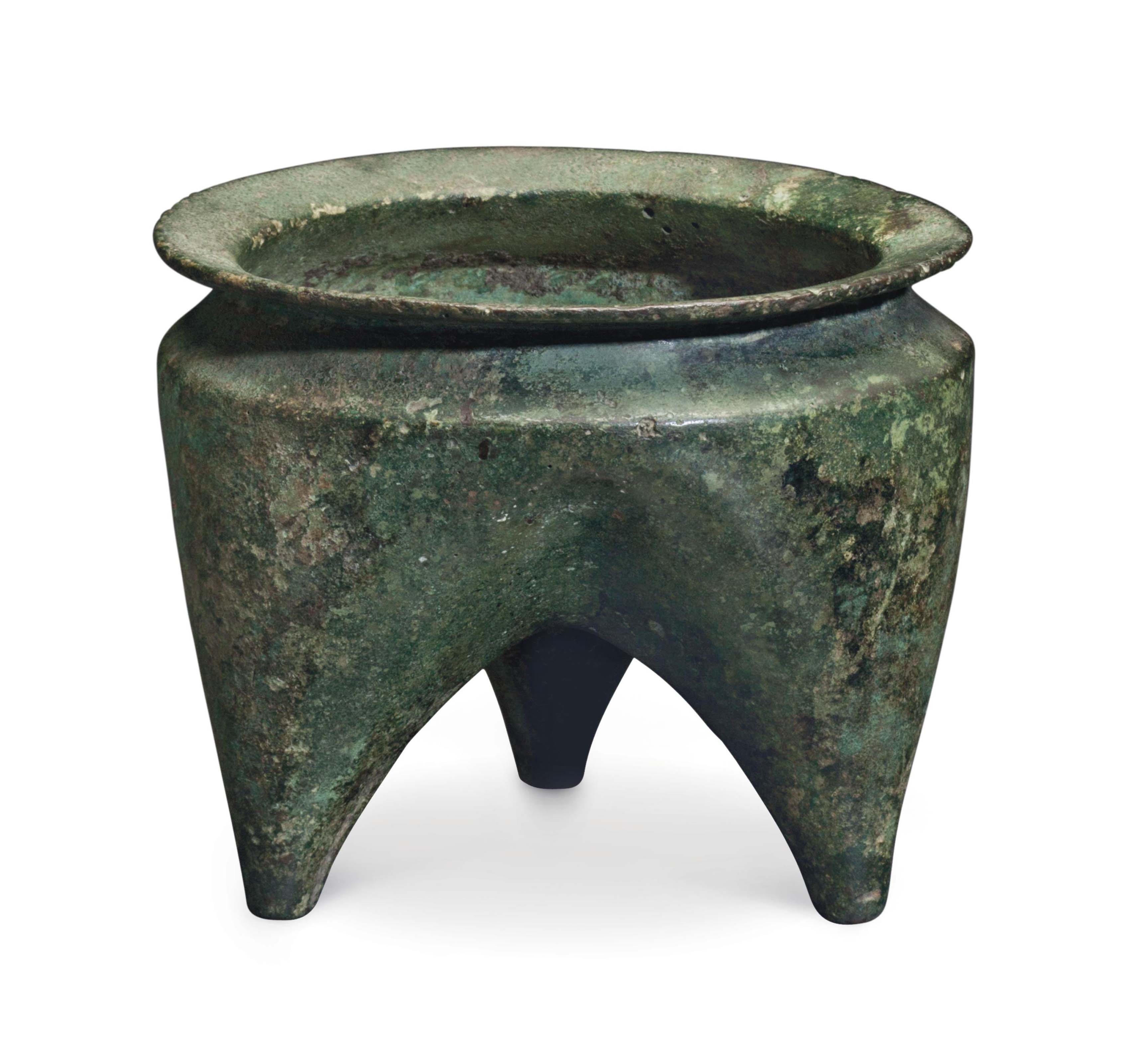 A BRONZE RITUAL TRIPOD FOOD VESSEL, LI