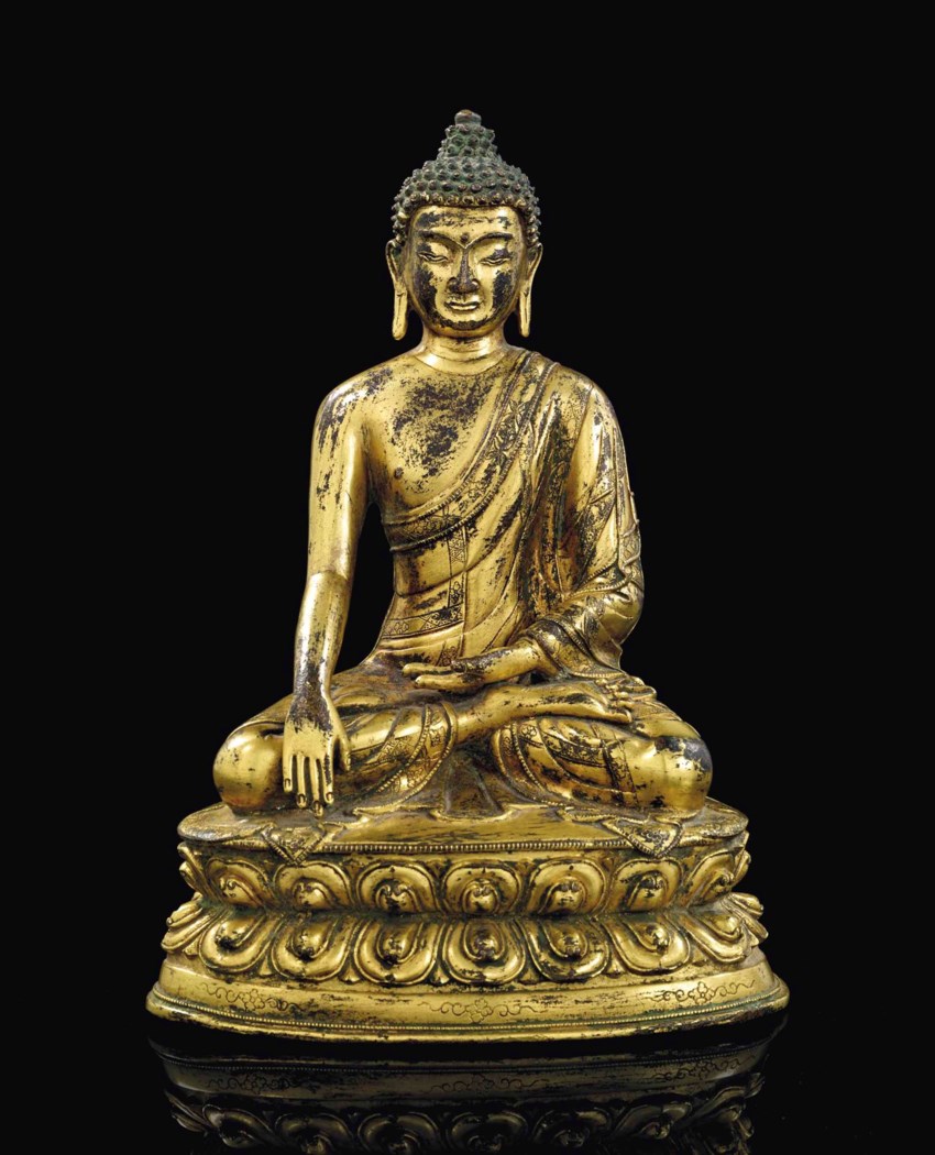 STATUE DE BOUDDHA SHAKYAMUNI EN BRONZE DORE