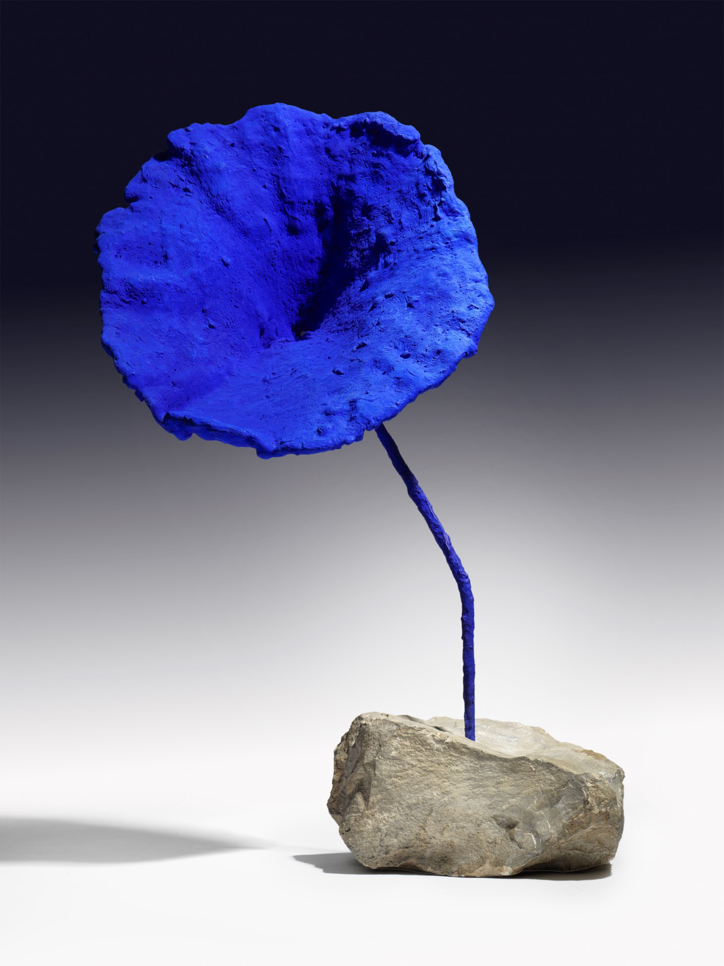 Yves Klein (1928-1962), Sculpture éponge bleue sans titre (SE 284 ...