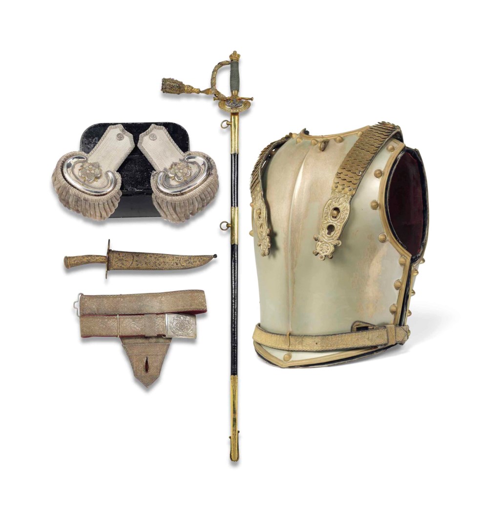 A BRITISH LIFE GUARDS OFFICER'S CUIRASS, AN EDWARDIAN COURT SWORD, AND ...