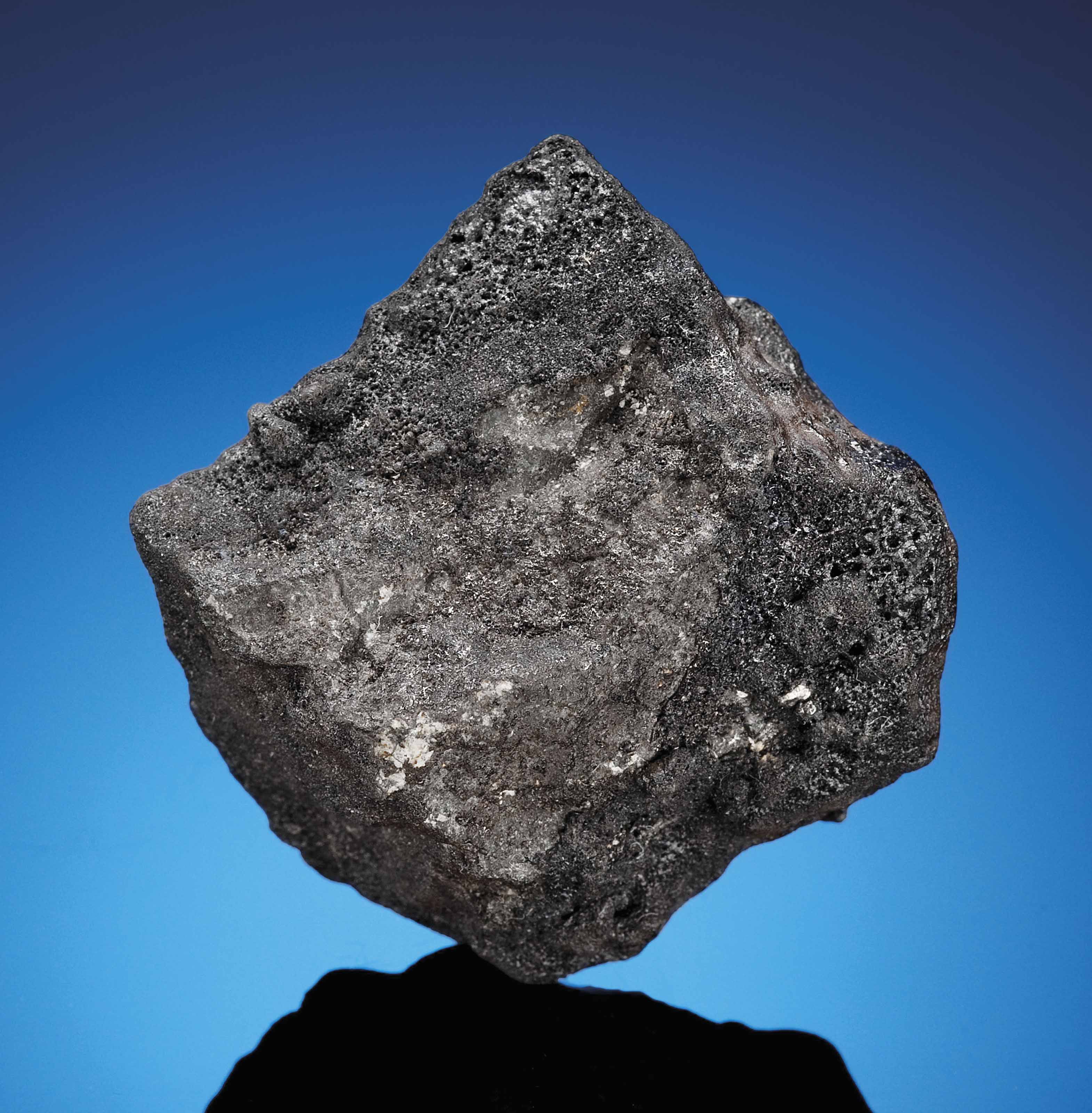 Chelyabinsk Meteorite Pictures Snow 346 Grams Chelyabinsk Meteorite