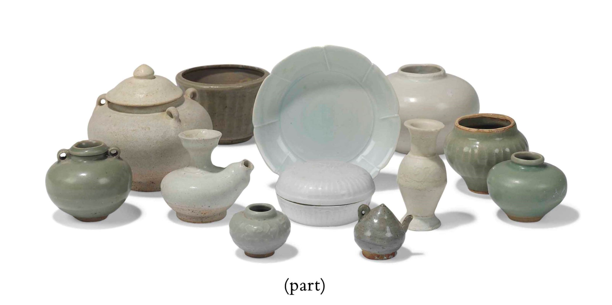 A GROUP OF VARIOUS CHINESE AND JAPANESE CERAMIC WARES, SONG/YUAN ...