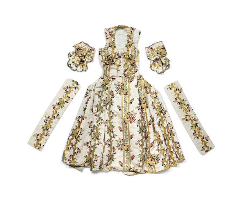 A DECONSTRUCTED COURT MANTUA (FORMAL GOWN)