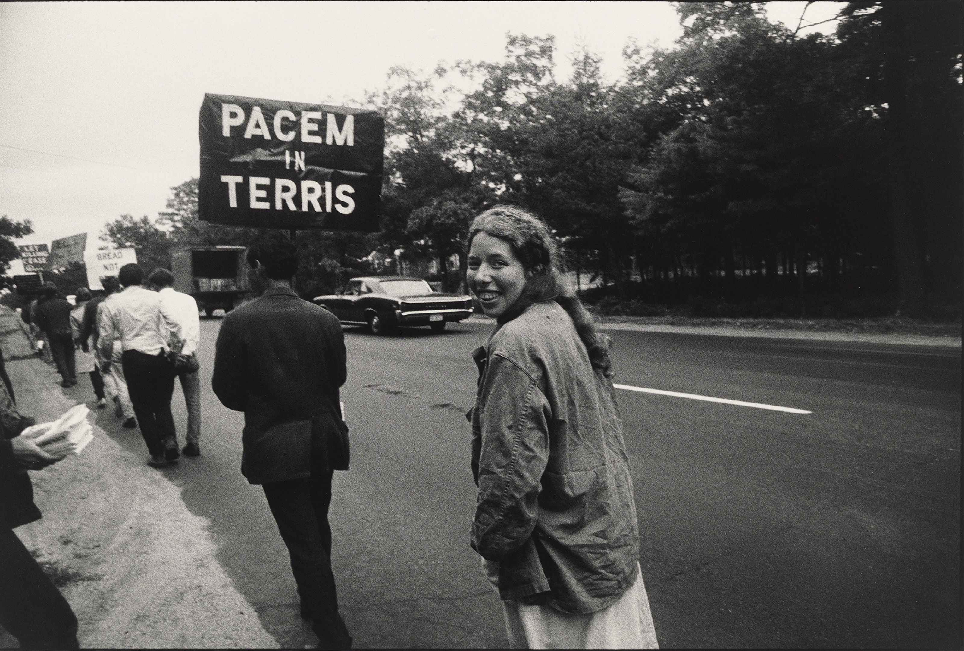 Garry Winogrand (1928-1984), Selected images from 'Women Are Beautiful ...
