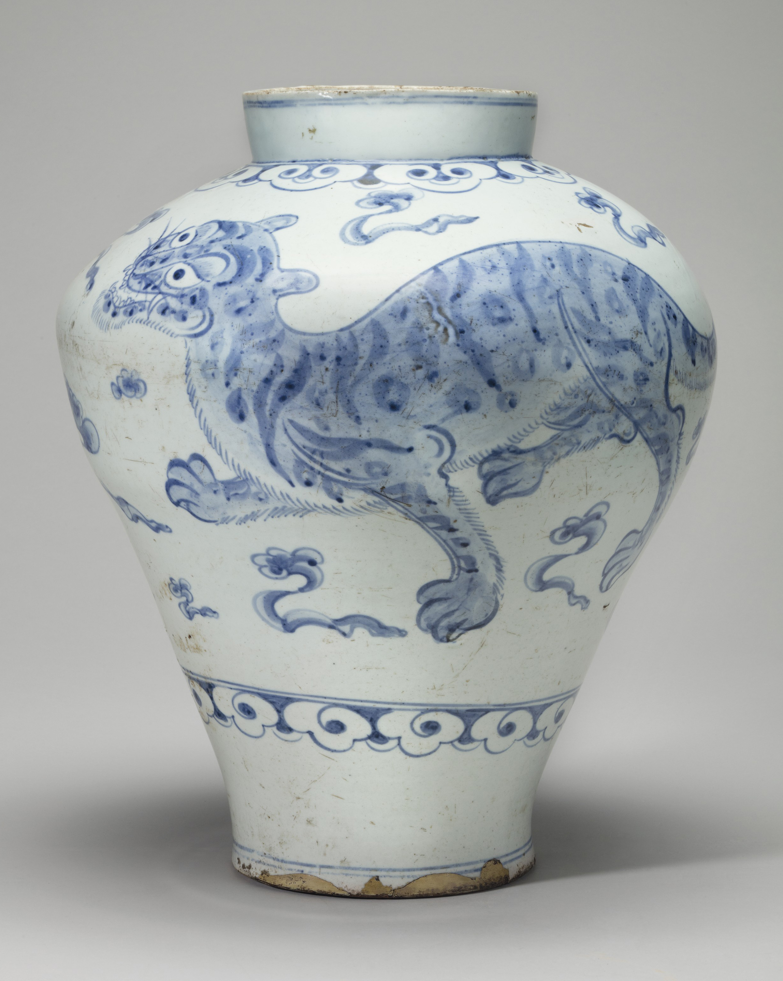 A Blue and White Porcelain Dragon Jar, Joseon dynasty (19th century ...