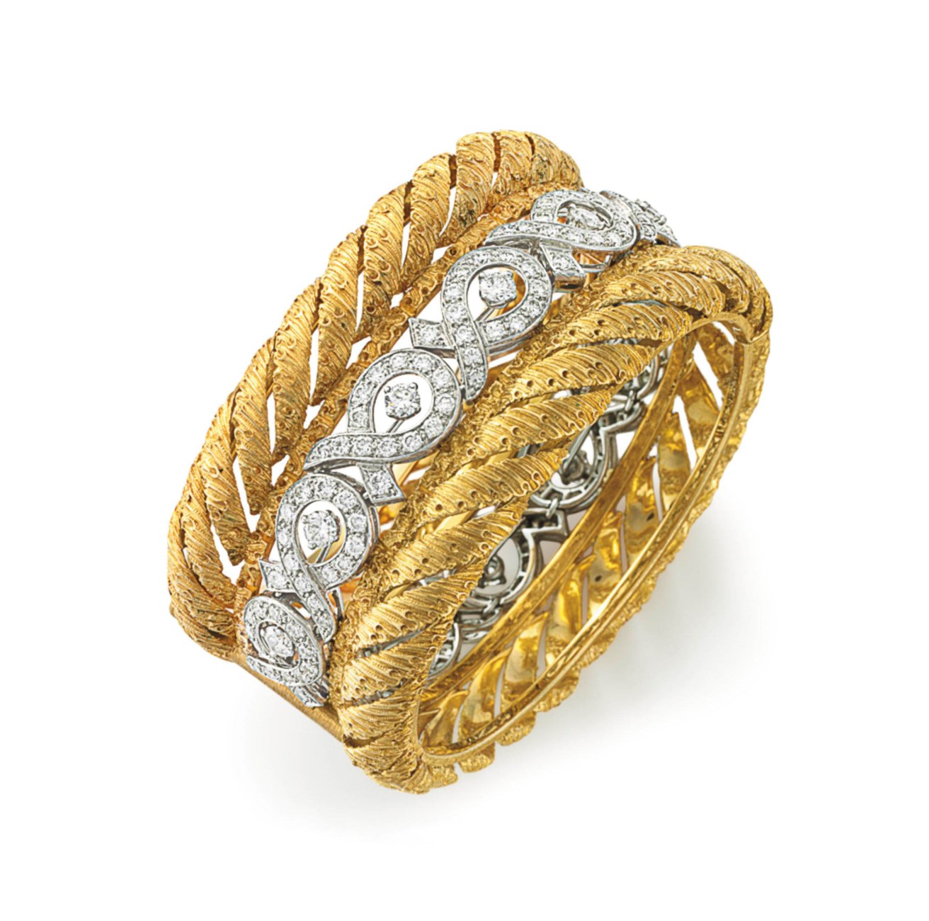 A DIAMOND AND GOLD BANGLE BRACELET, BY BUCCELLATI