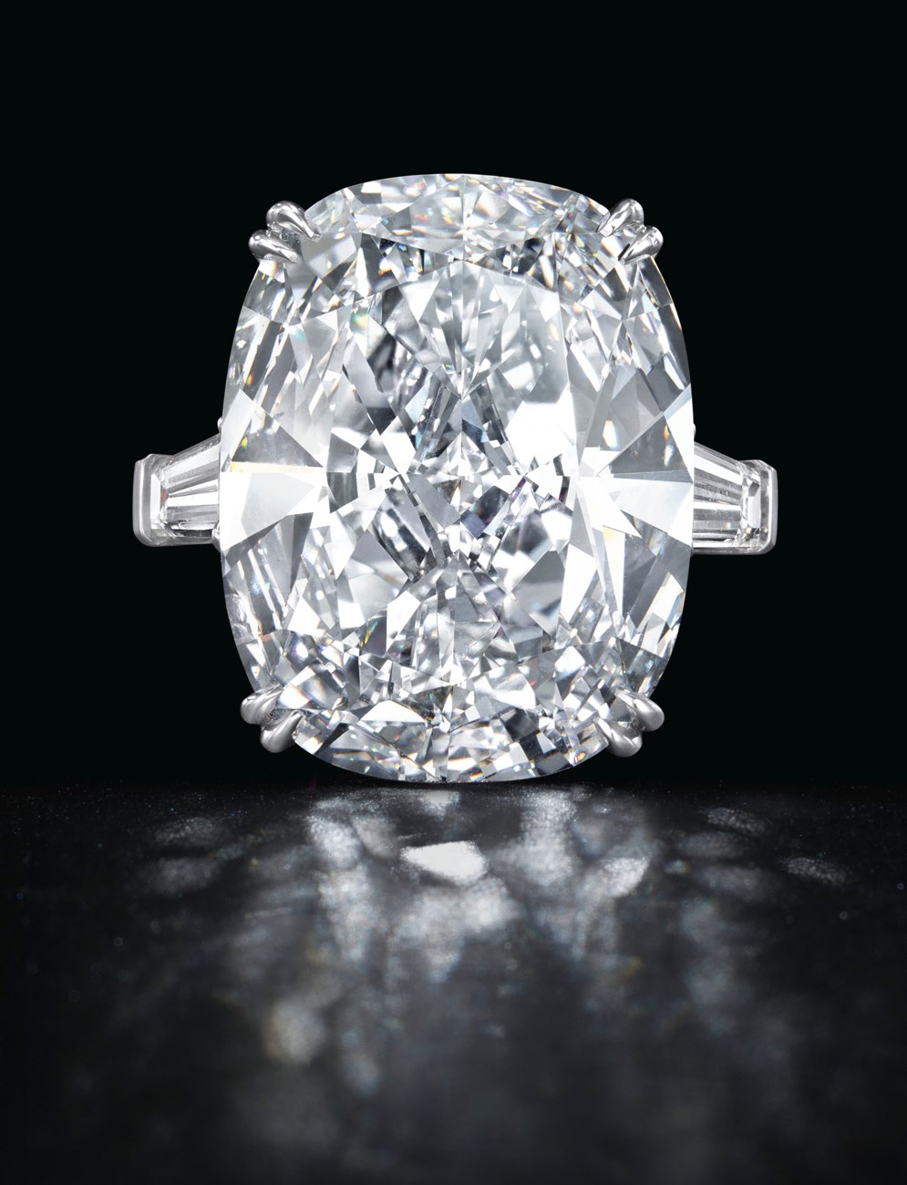 A RARE DIAMOND RING, BY LEVIEV | Christie's