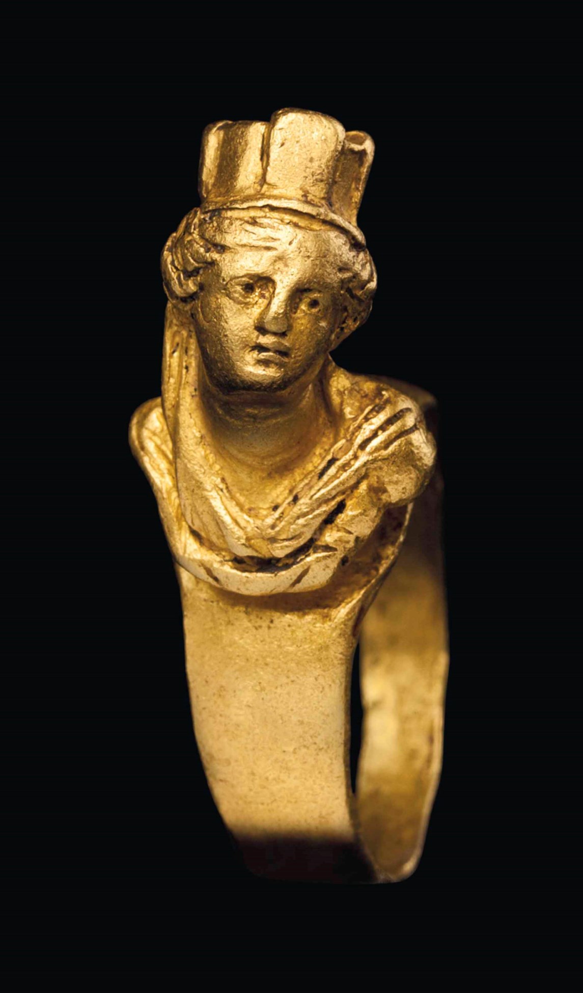 A ROMAN GOLD FINGER RING, CIRCA 1ST-2ND CENTURY A.D. | Christie's