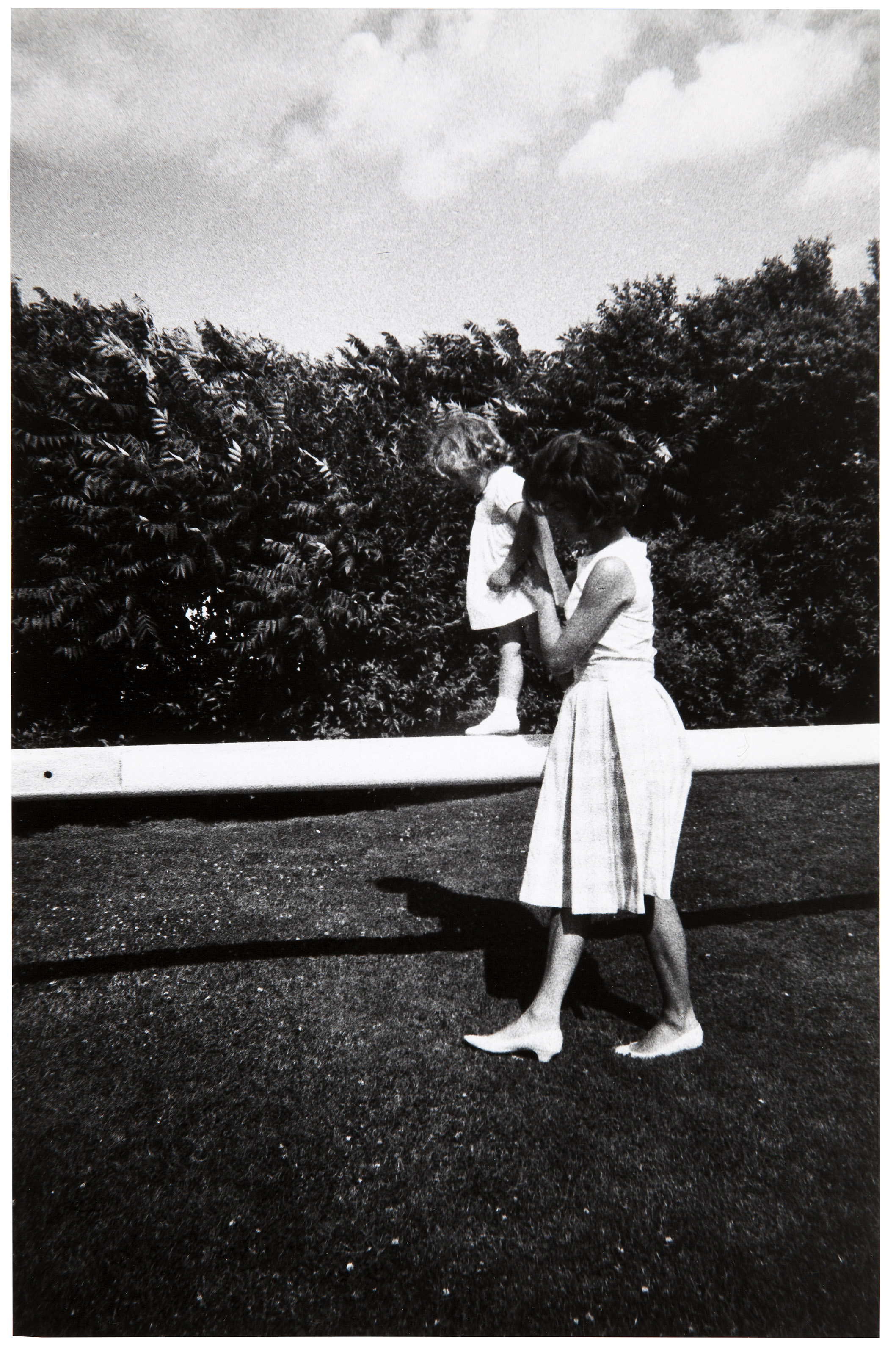 JACQUES LOWE (1930–2001), Jackie Kennedy with Caroline, c. 1960 ...