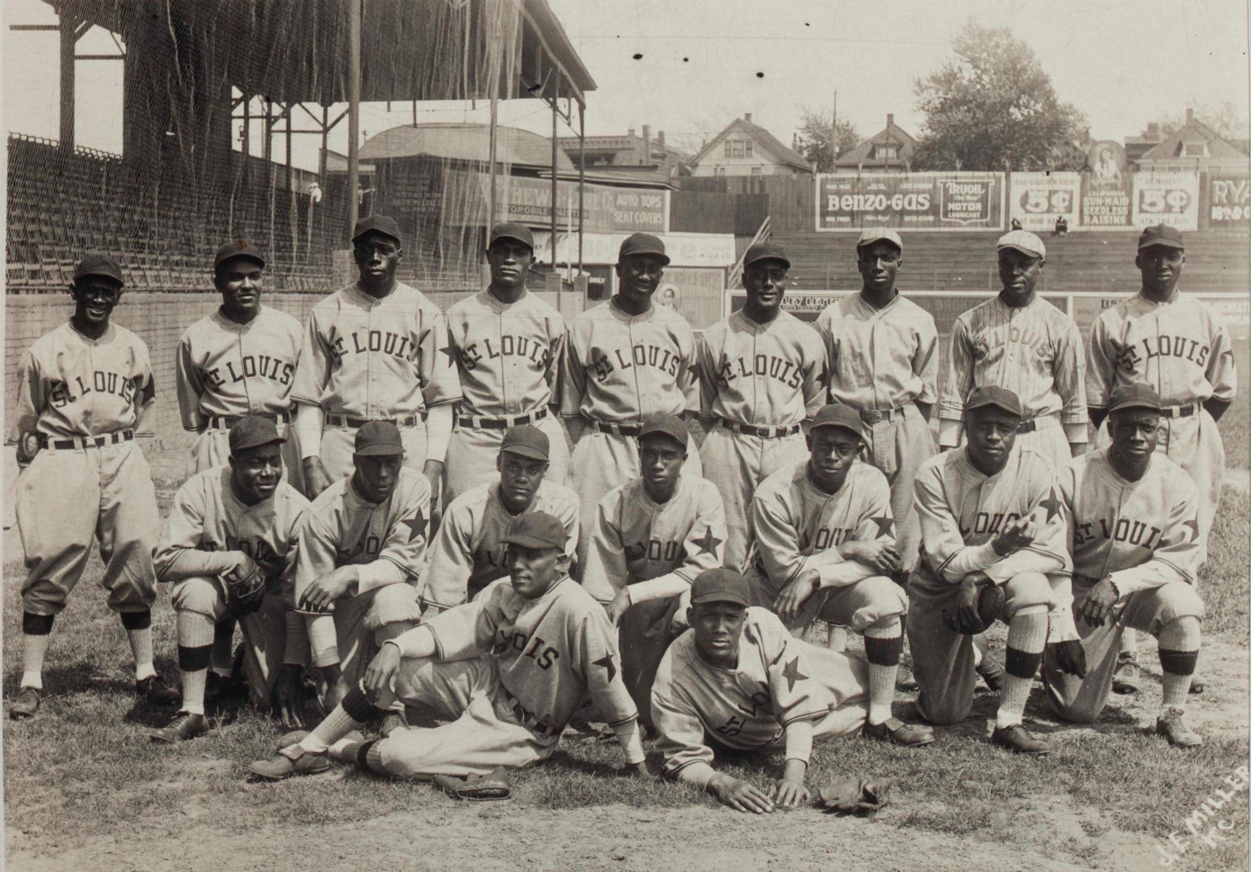ST. LOUIS STARS TEAM PHOTOGRAPH | Christie's