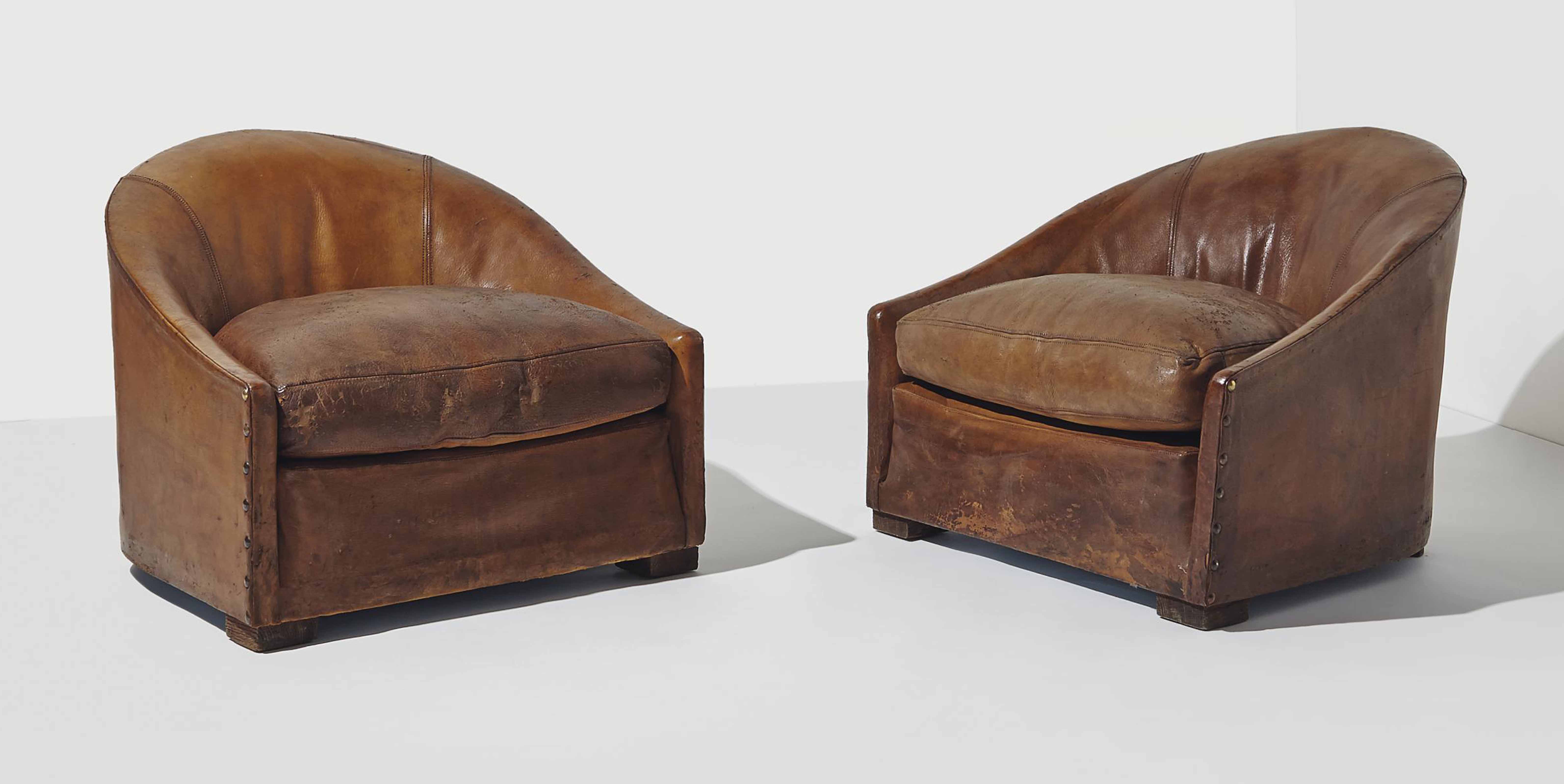 Paul DUPRÉ-LAFON 1900-1971 Paire de fauteuils club - circa 1940 ...