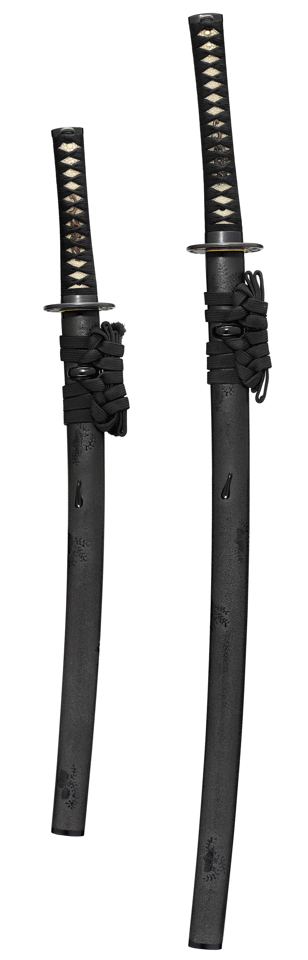 A SANPIN DAISHO [MATCHING PAIR OF SWORDS], DAITO SIGNED IZU NO KAMI ...