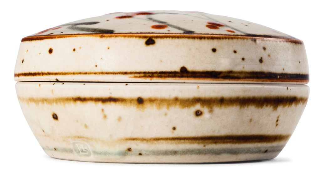 DAVID LEACH (1911 - 2005)THE LOWERDOWN POTTERY (20TH CENTURY)THE LEACH ...