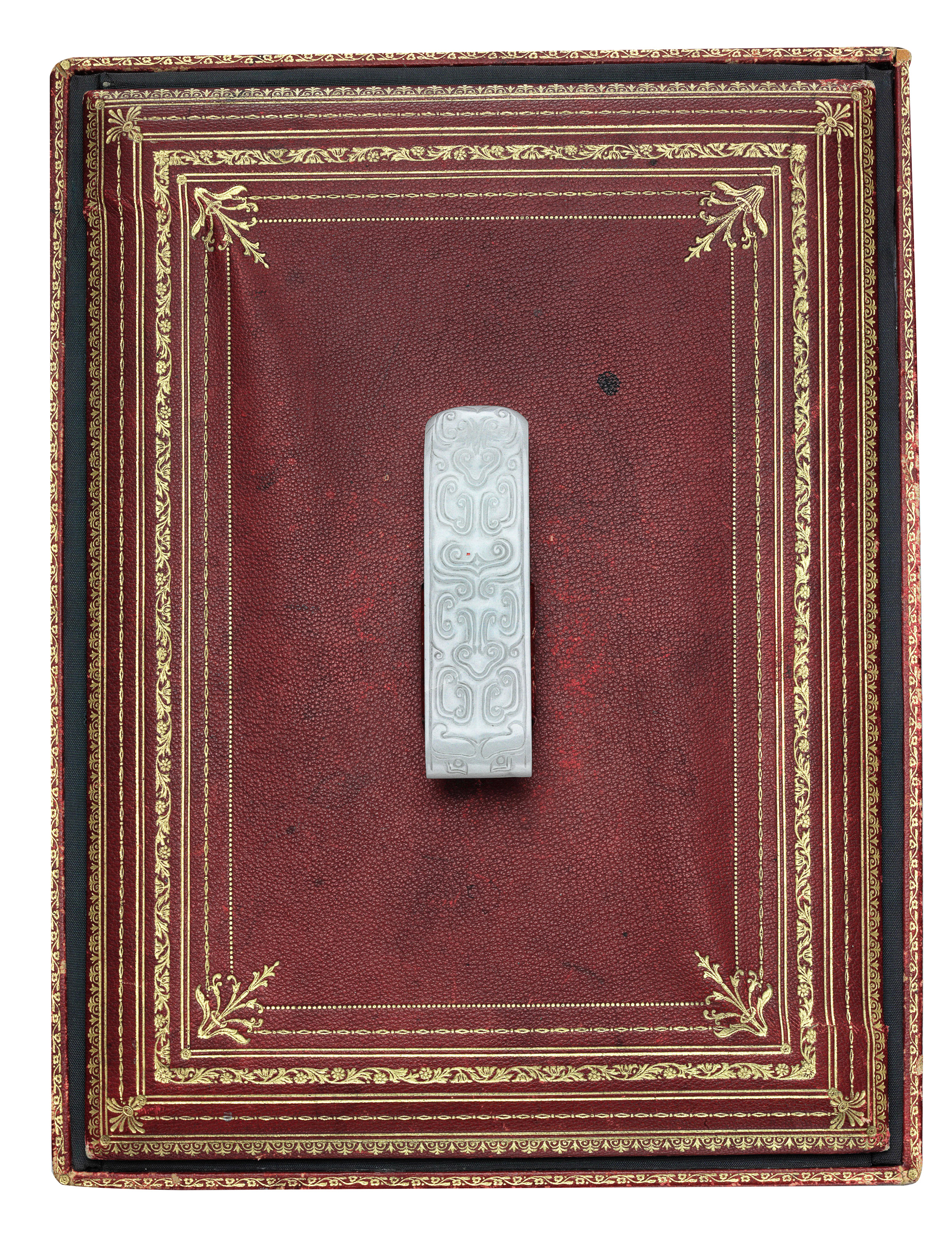 A WHITE JADE SWORD SLIDE, MING-QING DYNASTY (1368-1911) | Christie’s