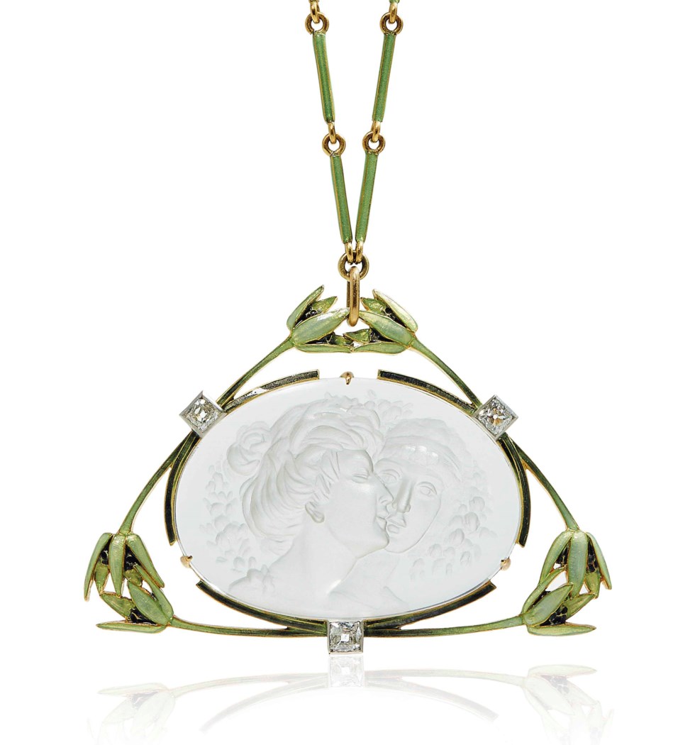 AN ART NOUVEAU ROCK CRYSTAL, DIAMOND AND ENAMEL 'THE KISS' PENDENT ...