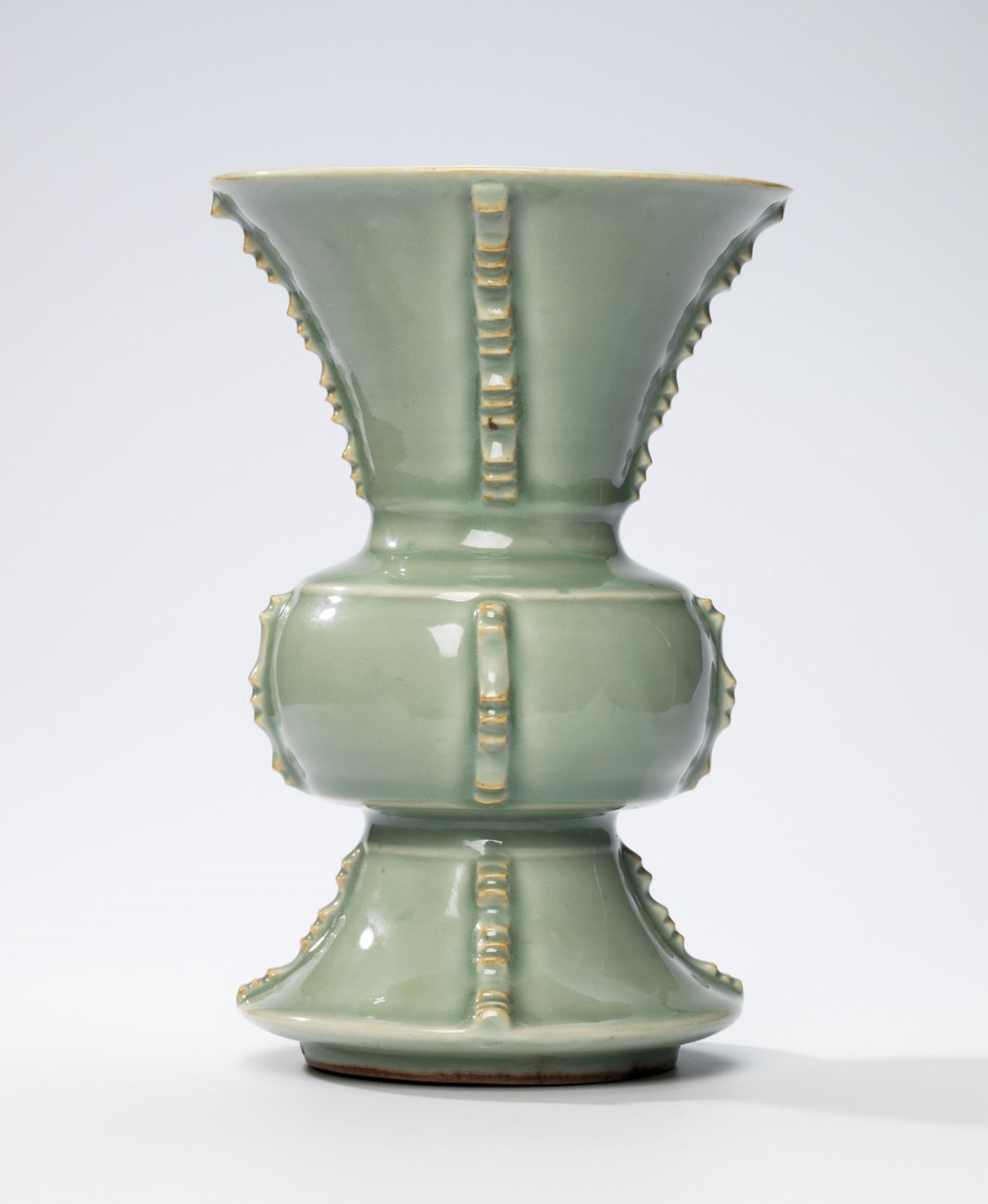 A RARE LONGQUAN CELADON VASE, ZUN, YUAN-MING DYNASTY (1279-1644 ...