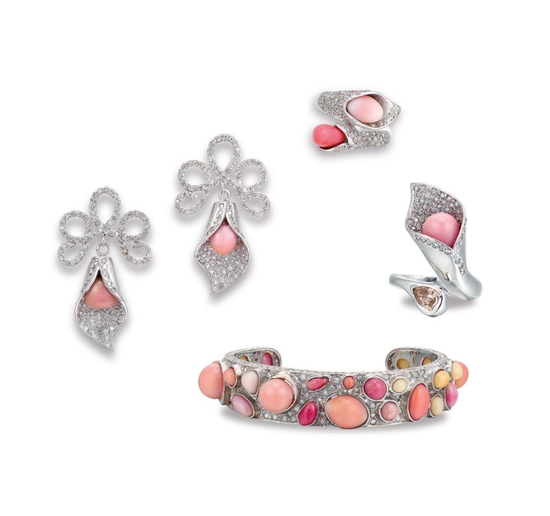 A GROUP OF CONCH PEARL AND DIAMOND JEWELLERY | Christie's