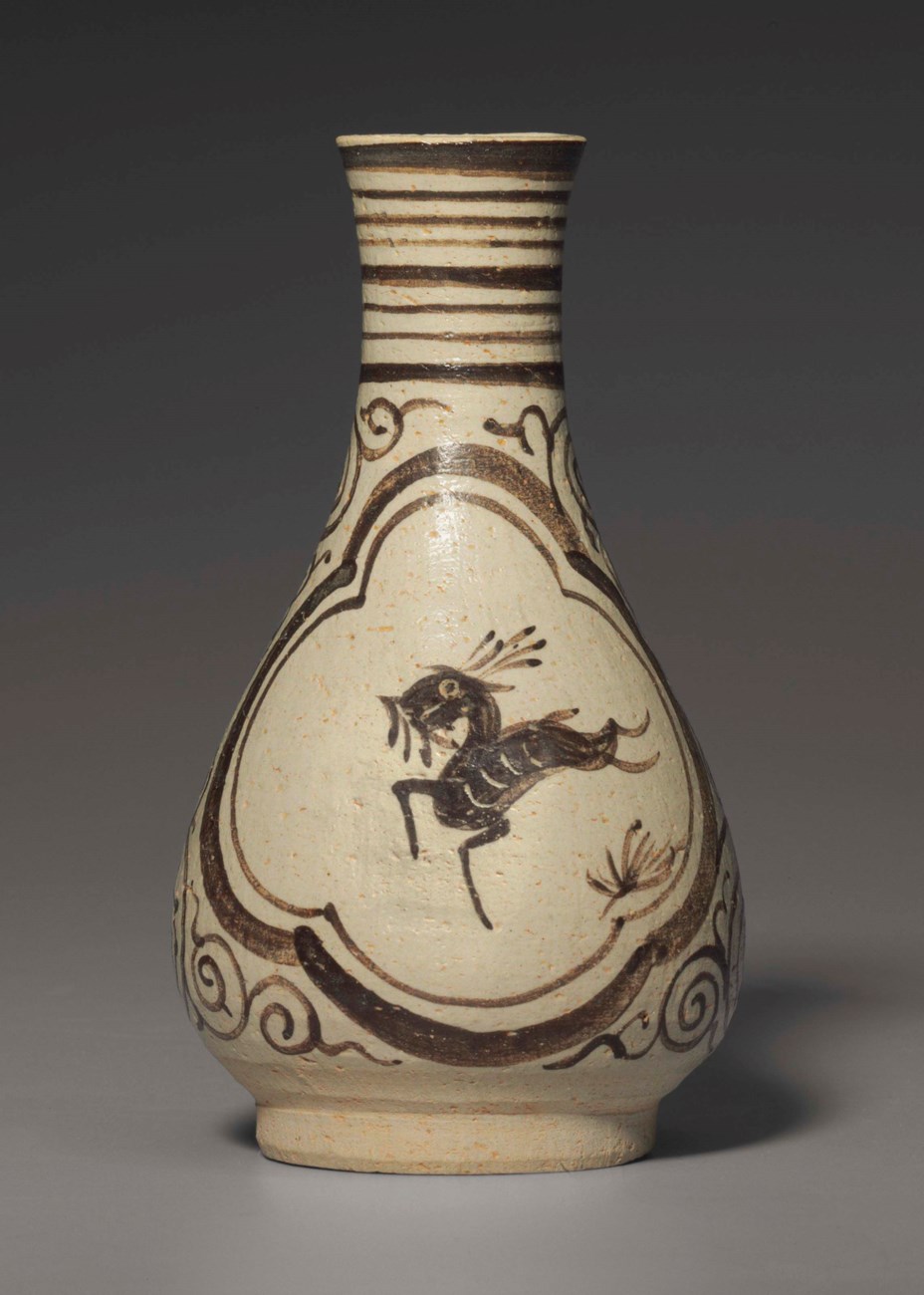 A SMALL PAINTED JIZHOU VASE, SOUTHERN SONG-YUAN DYNASTY, 13TH CENTURY ...