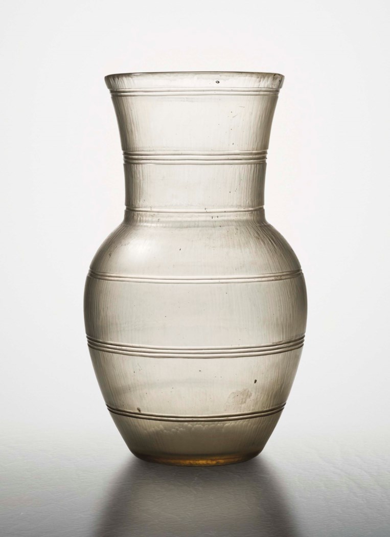 CARLO SCARPA (1906-1978), A RARE 'VELATO-INCISO' VASE, CIRCA 1940 ...