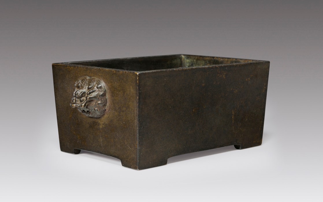 A HEAVILY-CAST BRONZE RECTANGULAR CENSER, MING DYNASTY, 16TH-17TH ...