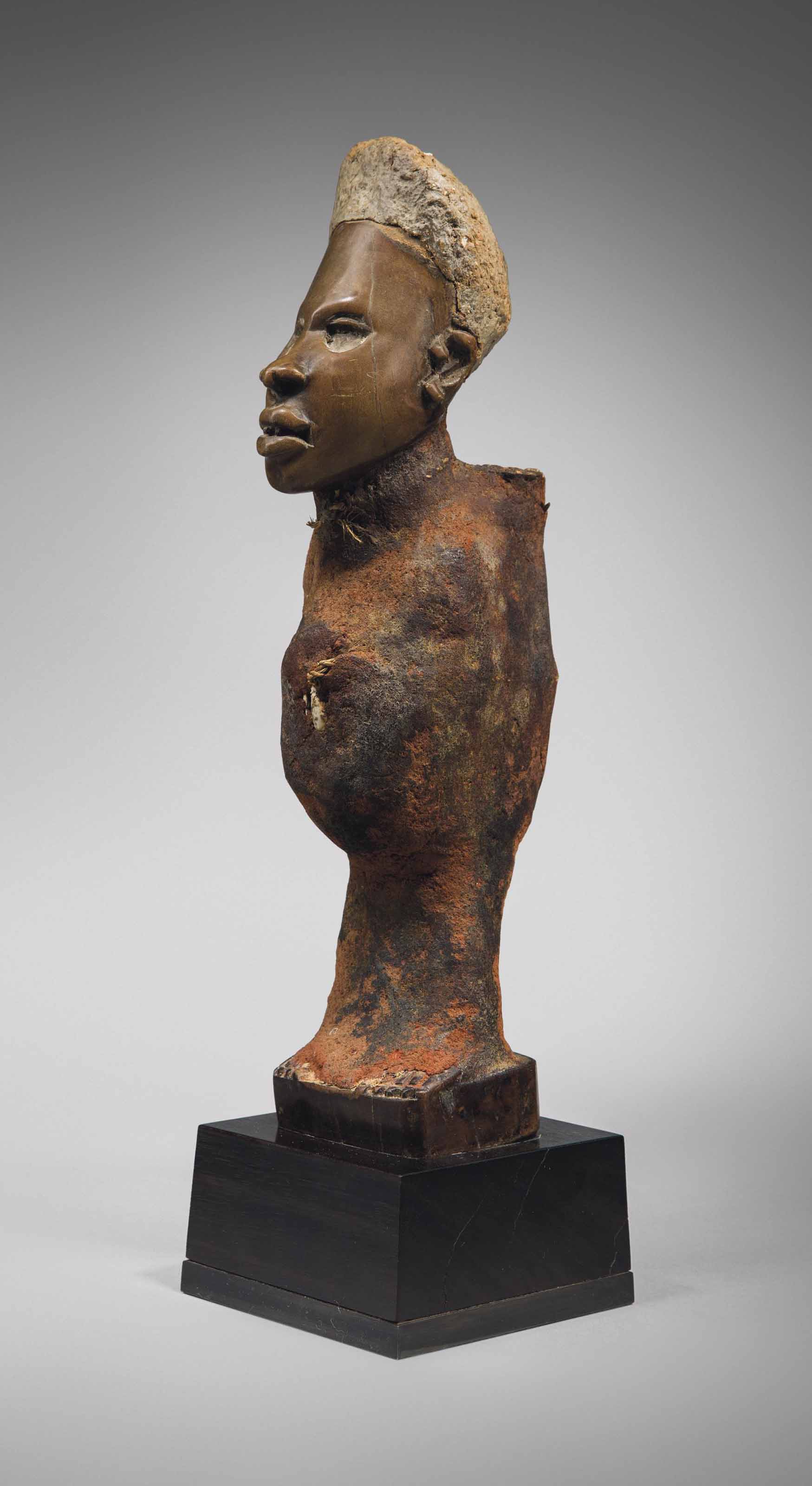 STATUE YOMBÉ A YOMBE FIGURE - auctions & price archive