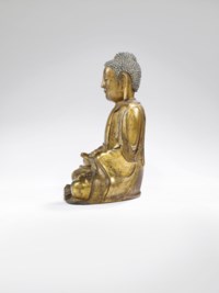 RARE STATUE DE BOUDDHA SHAKYAMUNI EN BRONZE DORE, CHINE, DYNASTIE MING, XVIIEME SIECLE | Christie's