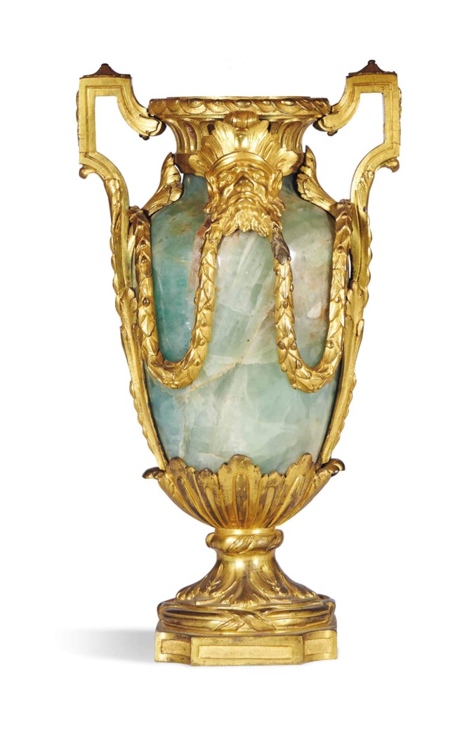 VASE D'EPOQUE LOUIS XVI, DERNIER QUART DU XVIIIEME SIECLE | Christie's