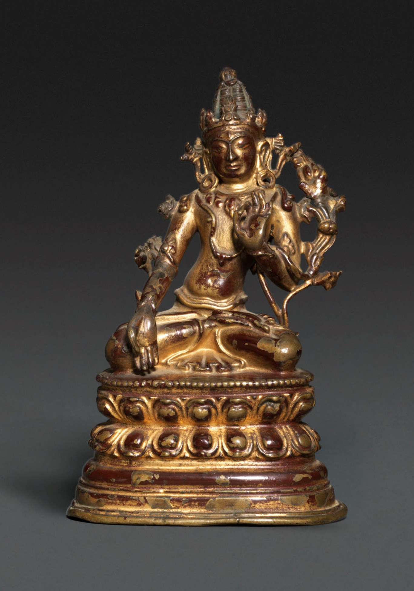 A GILT LACQUERED BRONZE SEATED FIGURE OF MANJUSHRI, 17TH-18TH CENTURY ...