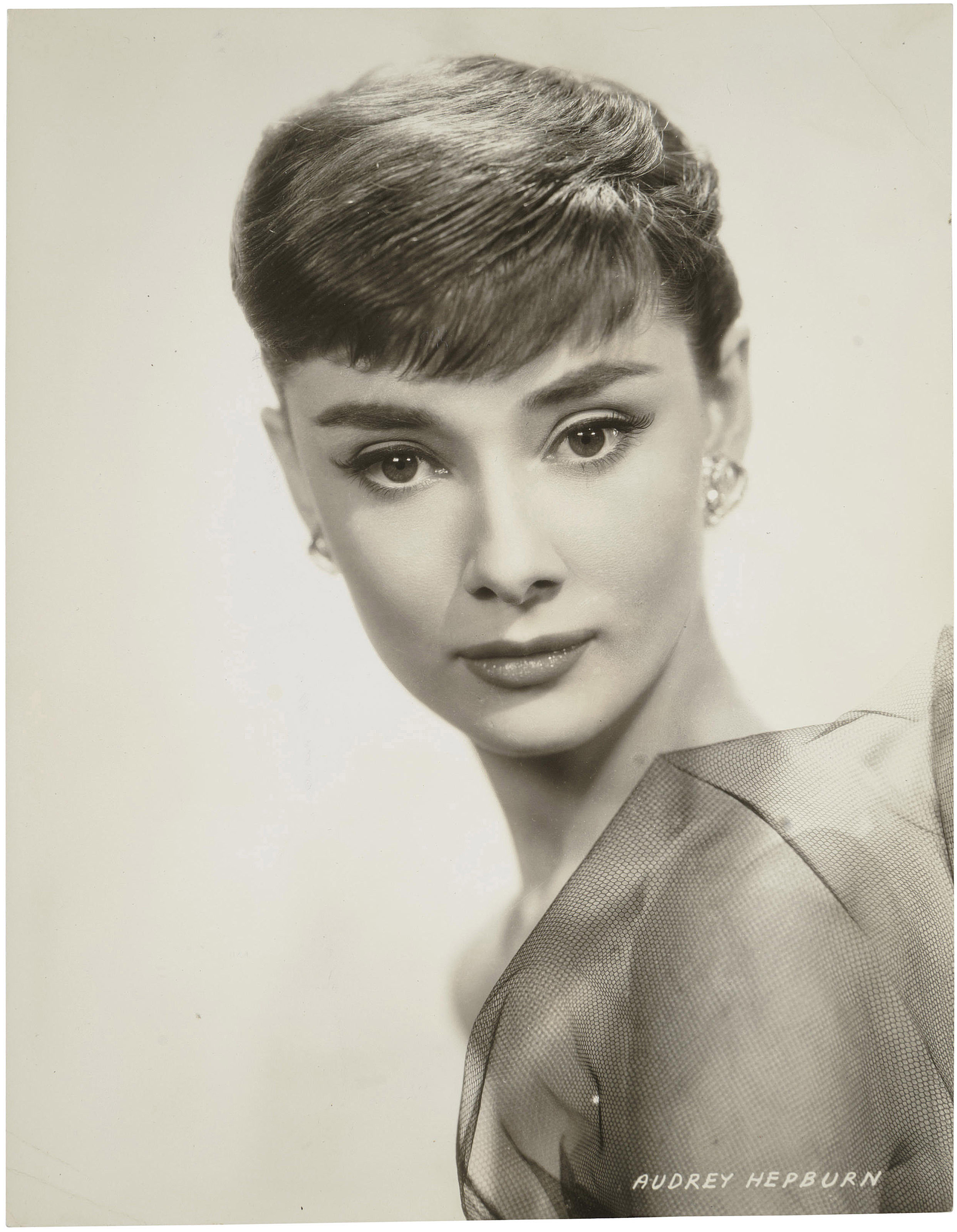 sabrina audrey hepburn plot