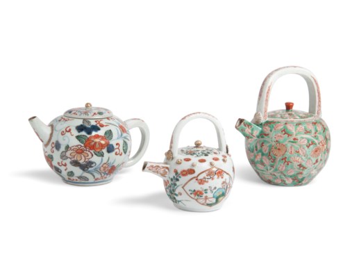 TWO JAPANESE IMARI TEAPOTS AND COVERS AND AN ARITA TEAPOT AND COVER ...