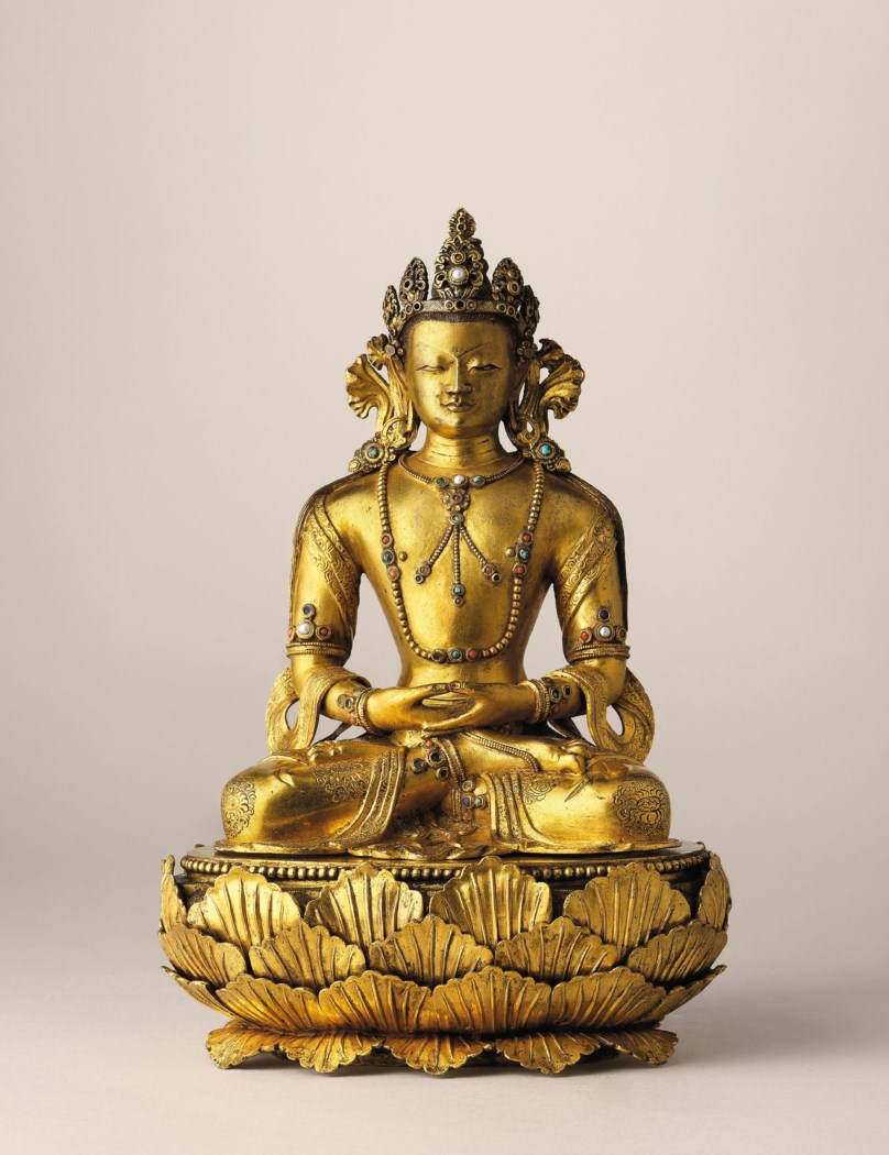 A GILT-BRONZE FIGURE OF AMITAYUS, KANGXI PERIOD (1662-1722) | Christie's