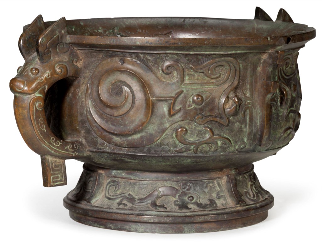 AN ARCHAISTIC BRONZE VESSEL, GUI, QING DYNASTY (1644-1911) | Christie’s