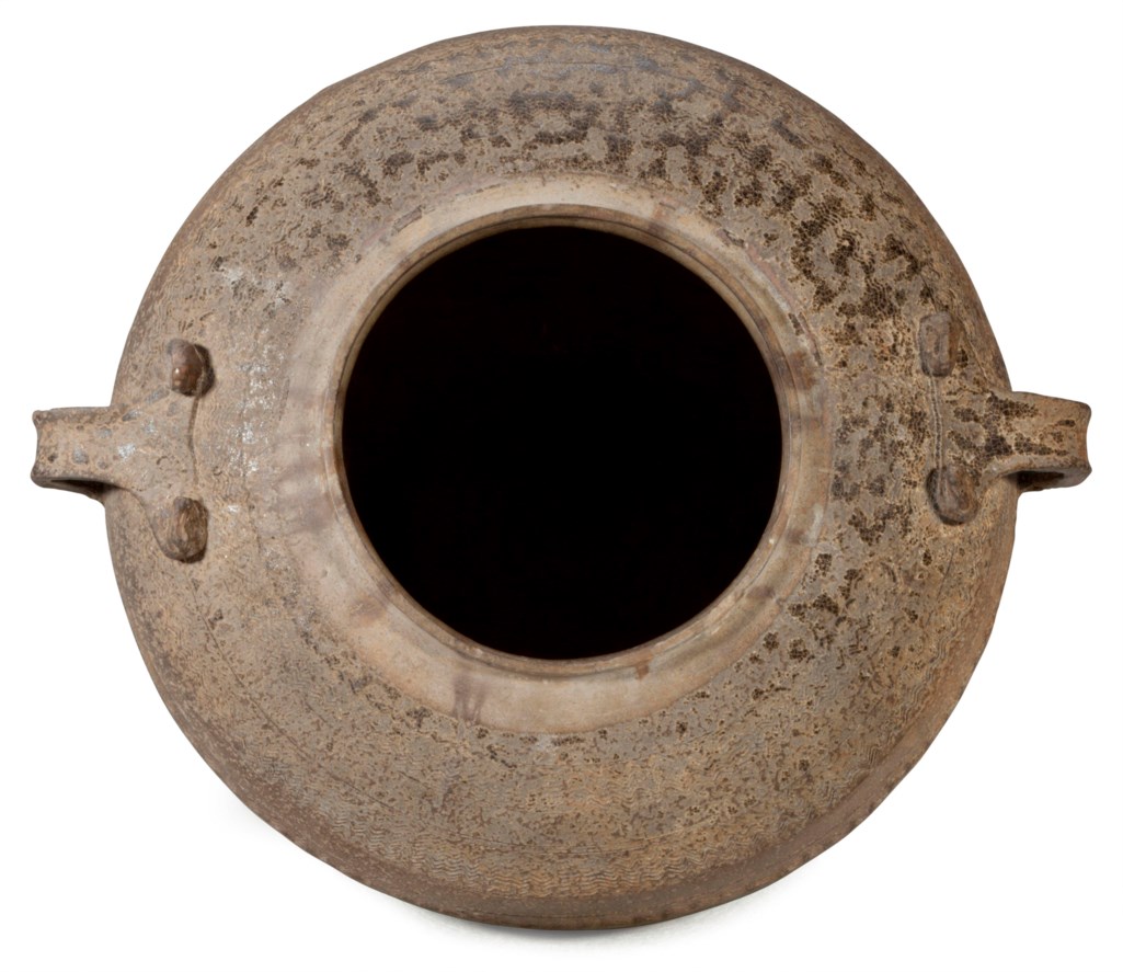 AN ASH-GLAZED PROTO-PORCELAIN JAR, HAN DYNASTY (206 BC-AD 220) | Christie’s