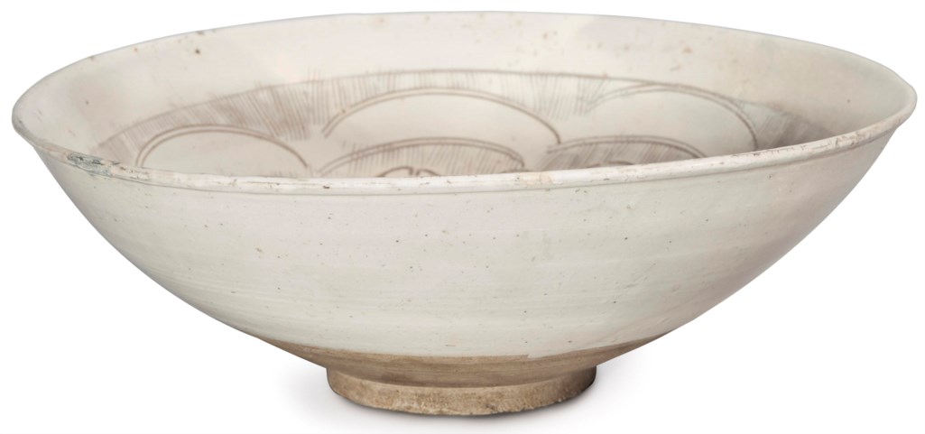 A LARGE CARVED CIZHOU BOWL, NORTHERN SONG DYNASTY (AD 960-1127 ...